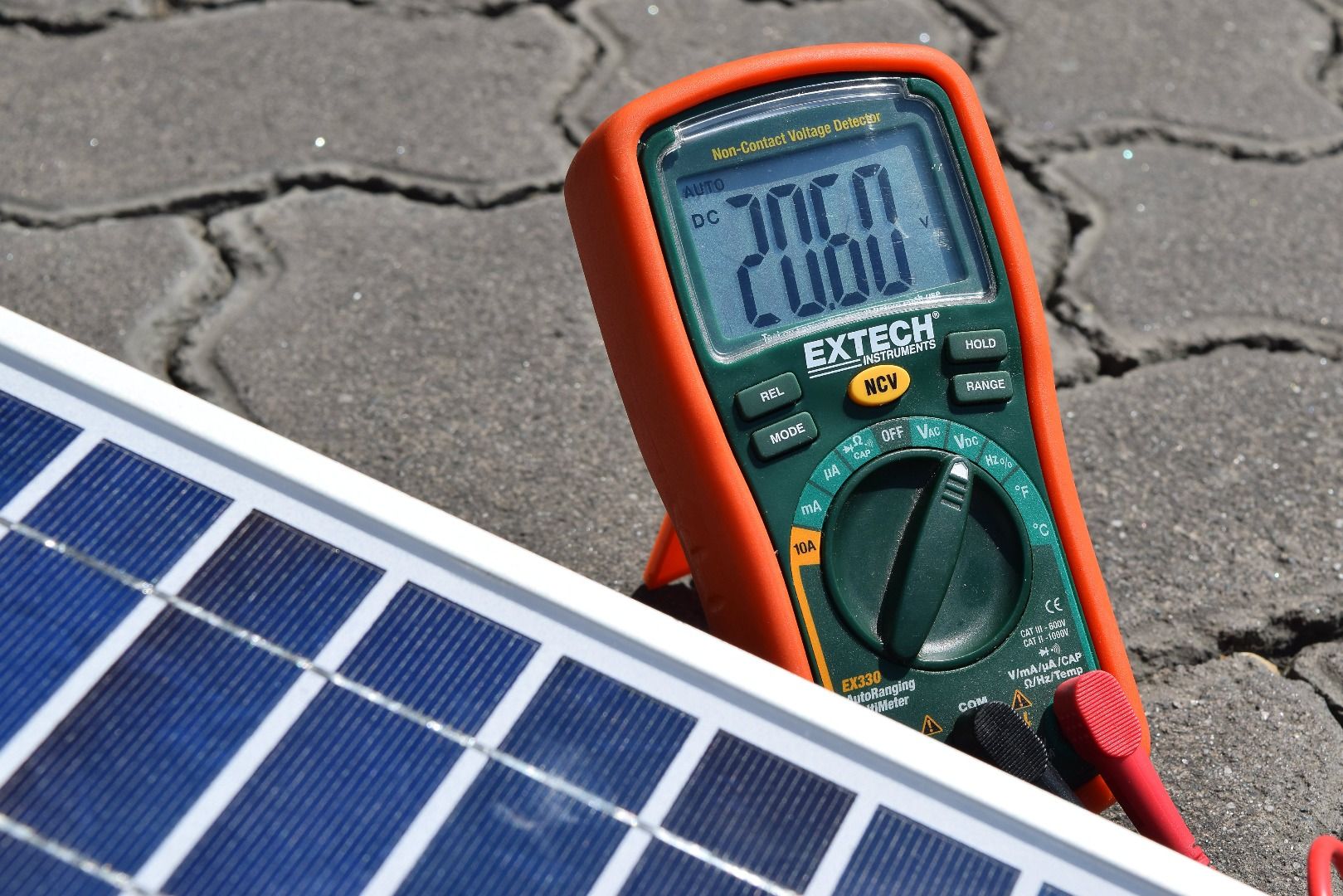 DIY Portable Solar Powerbank (w/ 110v Outlets & USB Ports) : 33 Steps ...