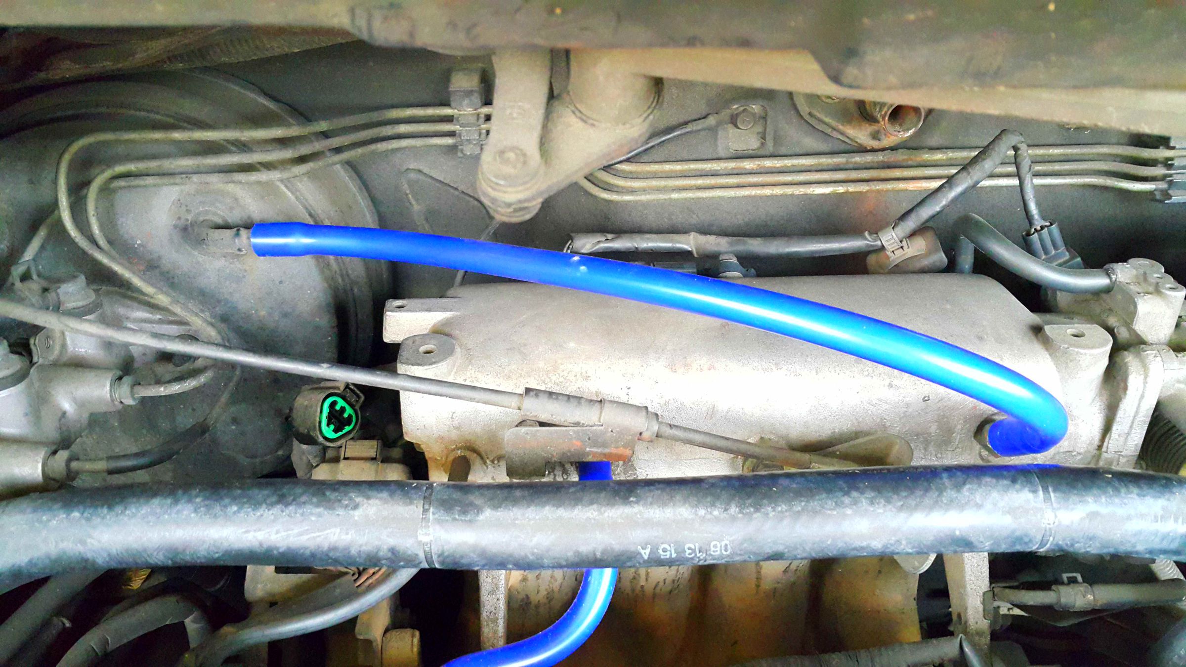 Upgrading Vacuum Hoses for Hyundai Trajet 2000. : 4 Steps - Instructables