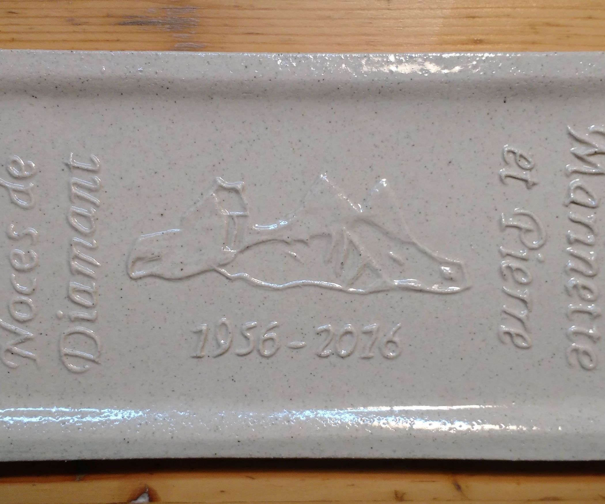 Embossed Message on Ceramic Gift for Special Celebration : 4 Steps ...