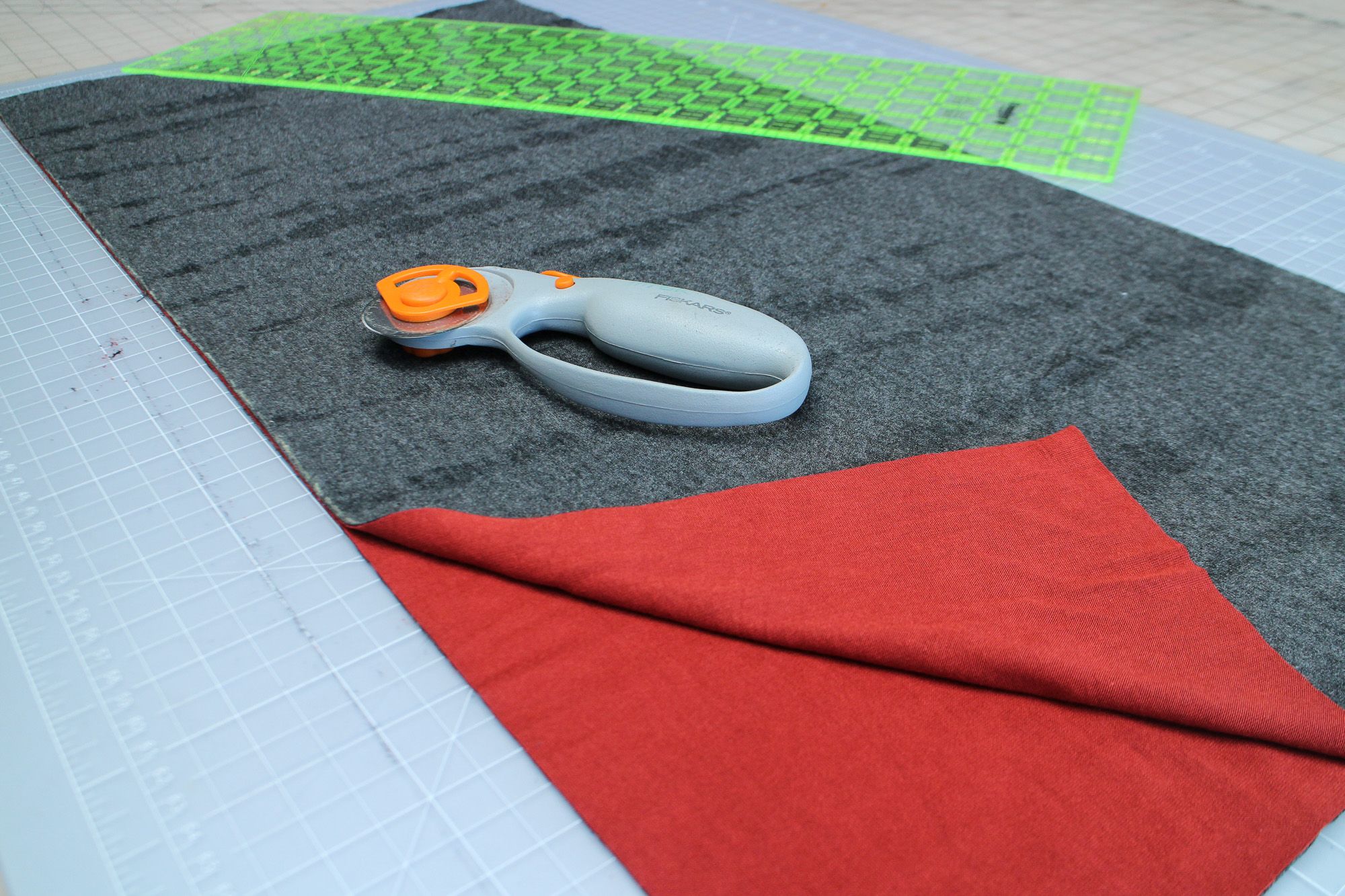 Sewing Stretch on a Home Machine : 8 Steps - Instructables