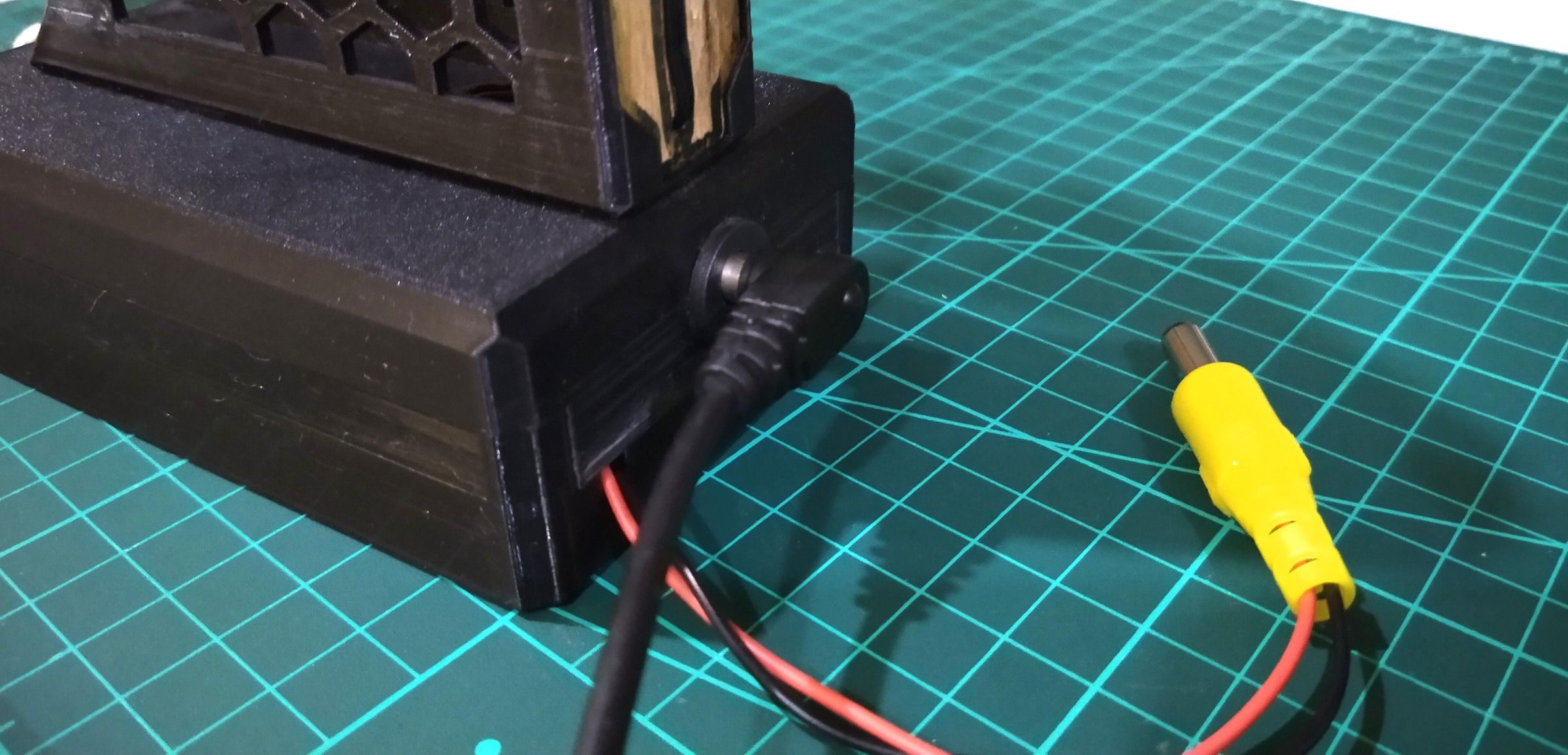 MagnoLamp : a Magnetic Desk Lamp : 7 Steps (with Pictures) - Instructables