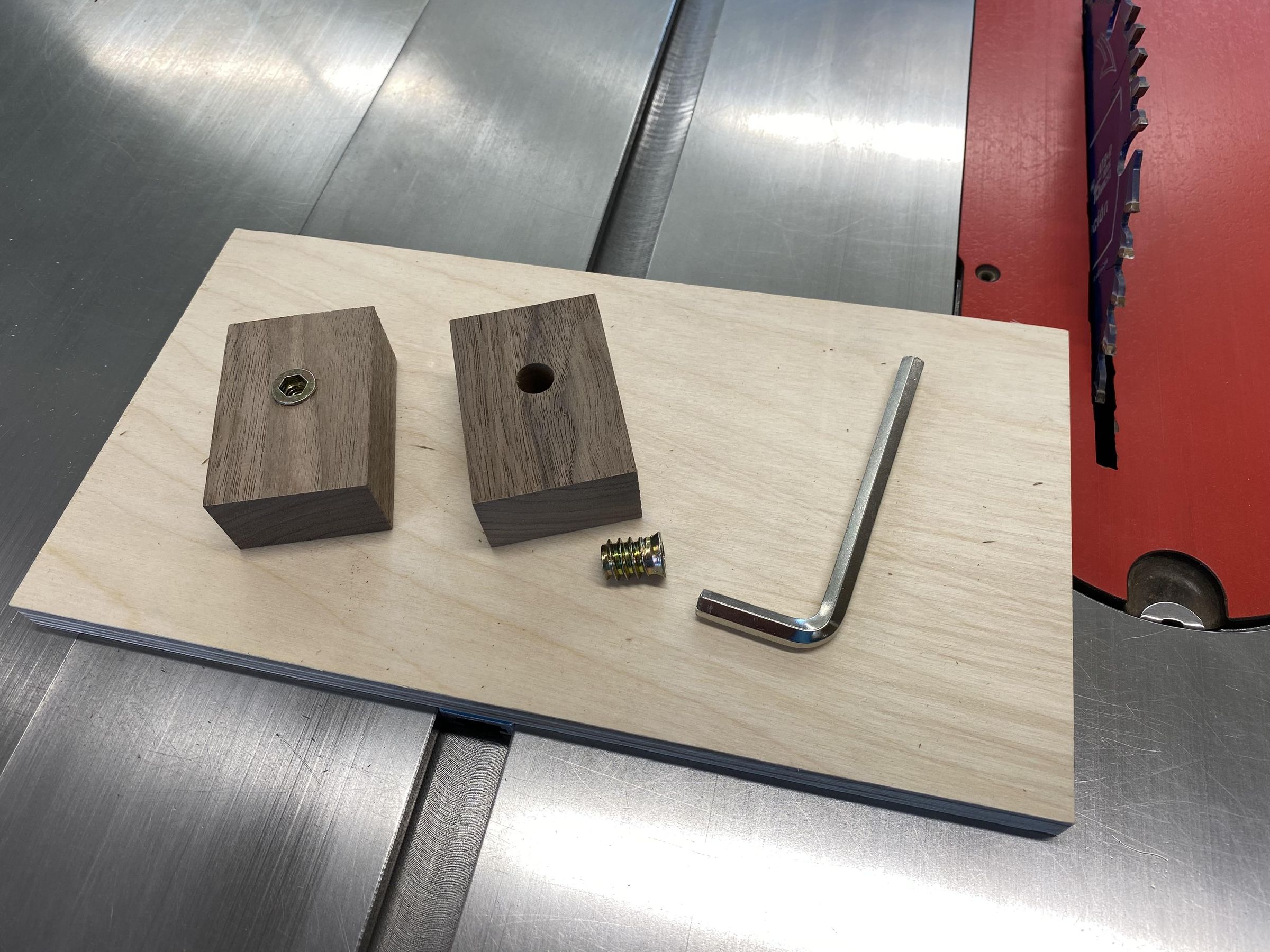 Thin-Strip Cutting Jig With Micro Adjustment : 4 Steps (with Pictures ...