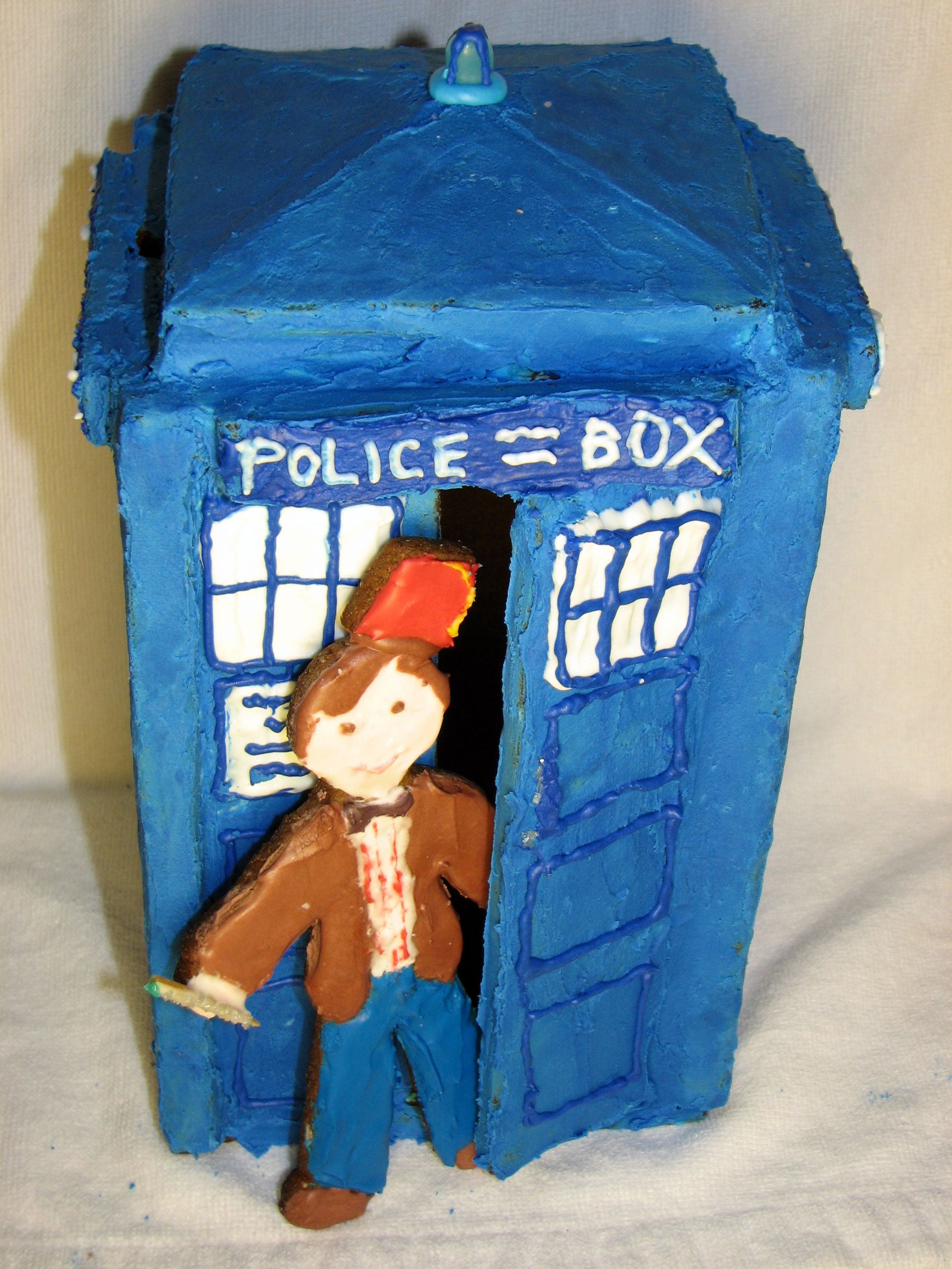 How to Make a Gingerbread Tardis (with Doctor) : 10 Steps (with ...