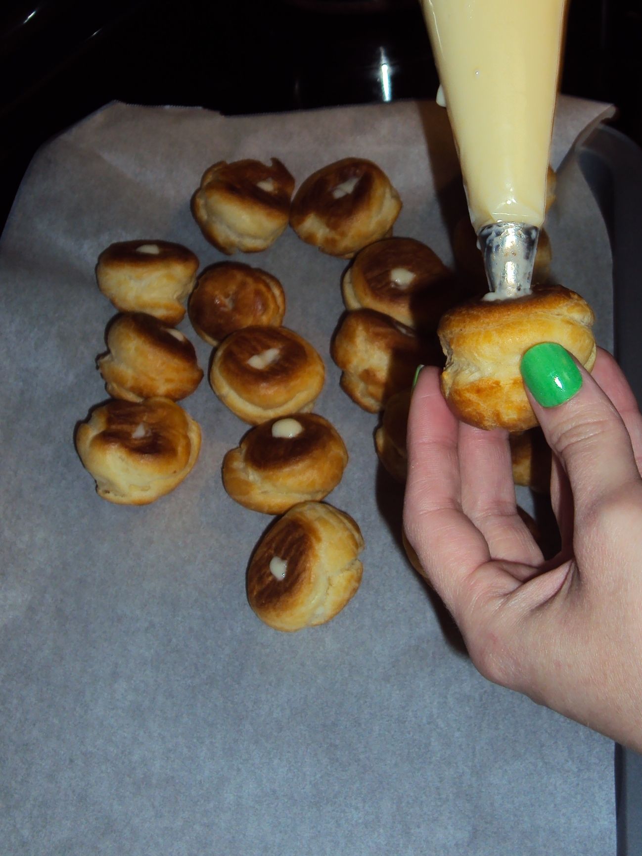 Croquembouche - Cream Puff Tower : 11 Steps (with Pictures) - Instructables