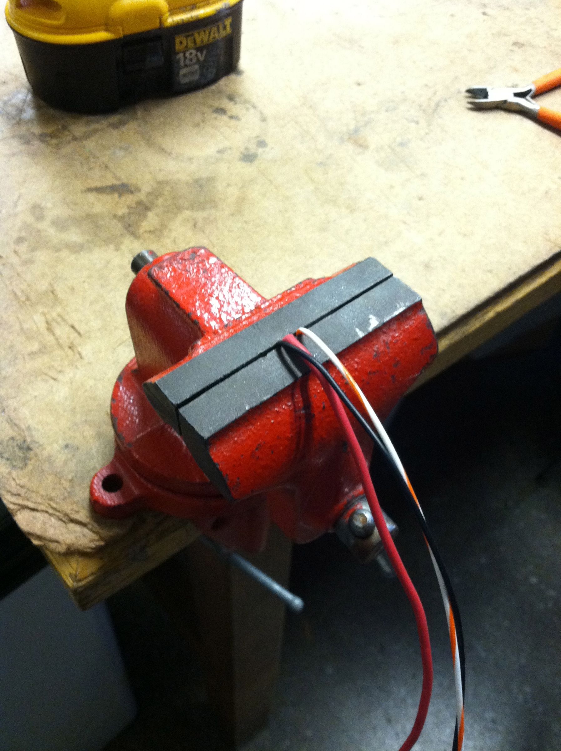 Reduce Clutter by Twisting Wires : 5 Steps (with Pictures) - Instructables