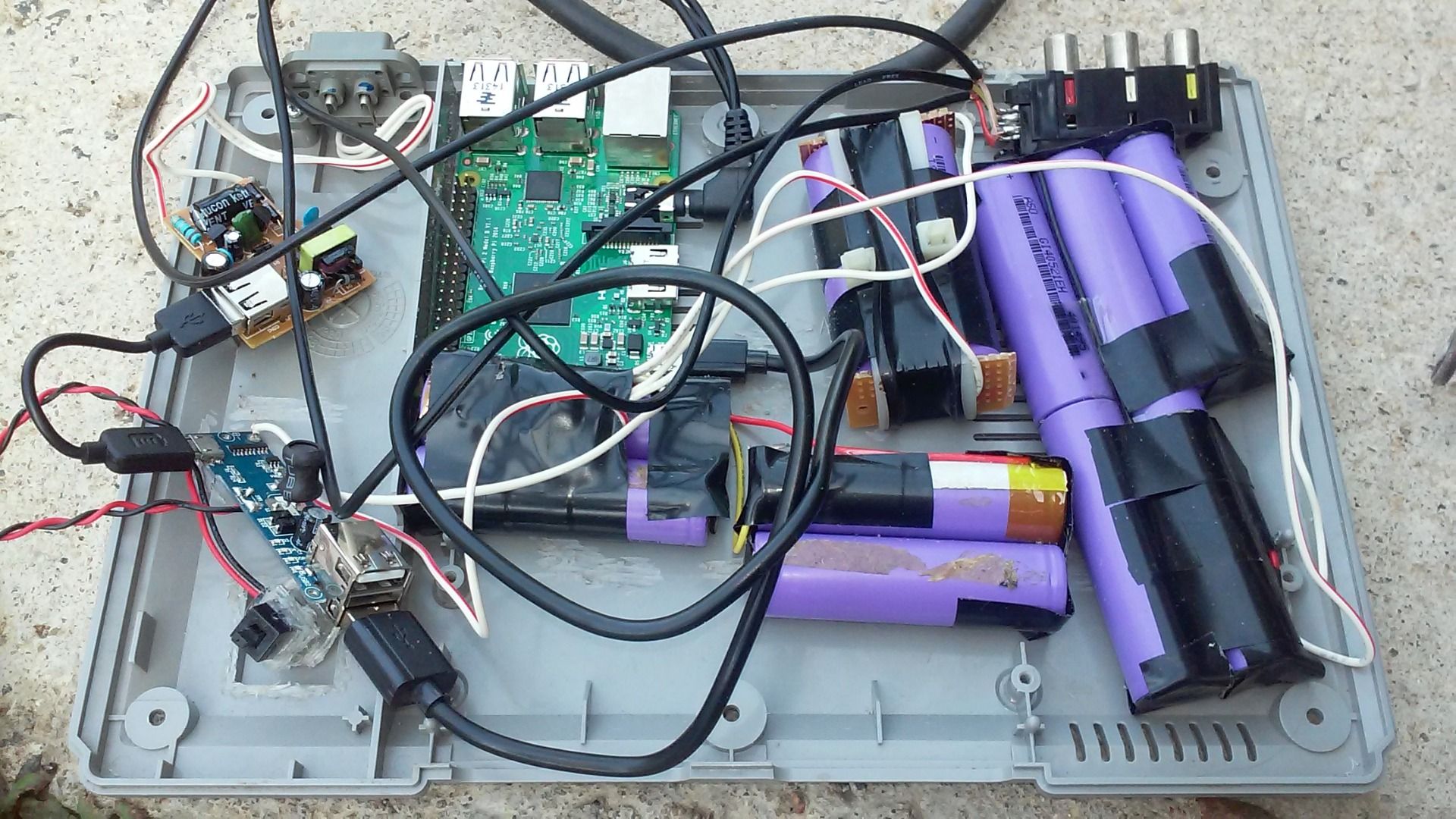 Battery Powered Retropie Console : 6 Steps - Instructables