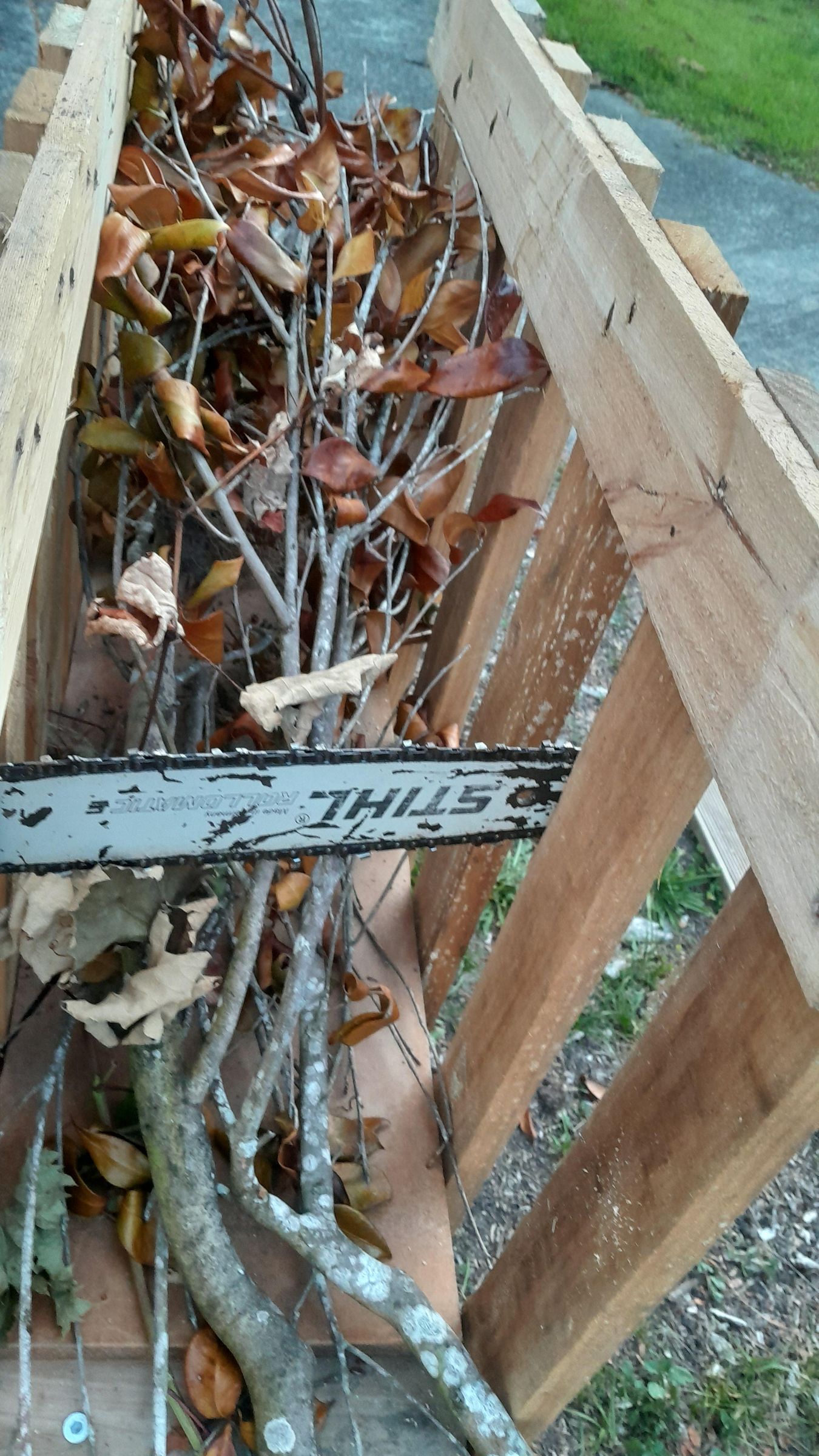 DIY Pallet and Chainsaw Mulching Rack - for Easy Vegetation Shredding ...