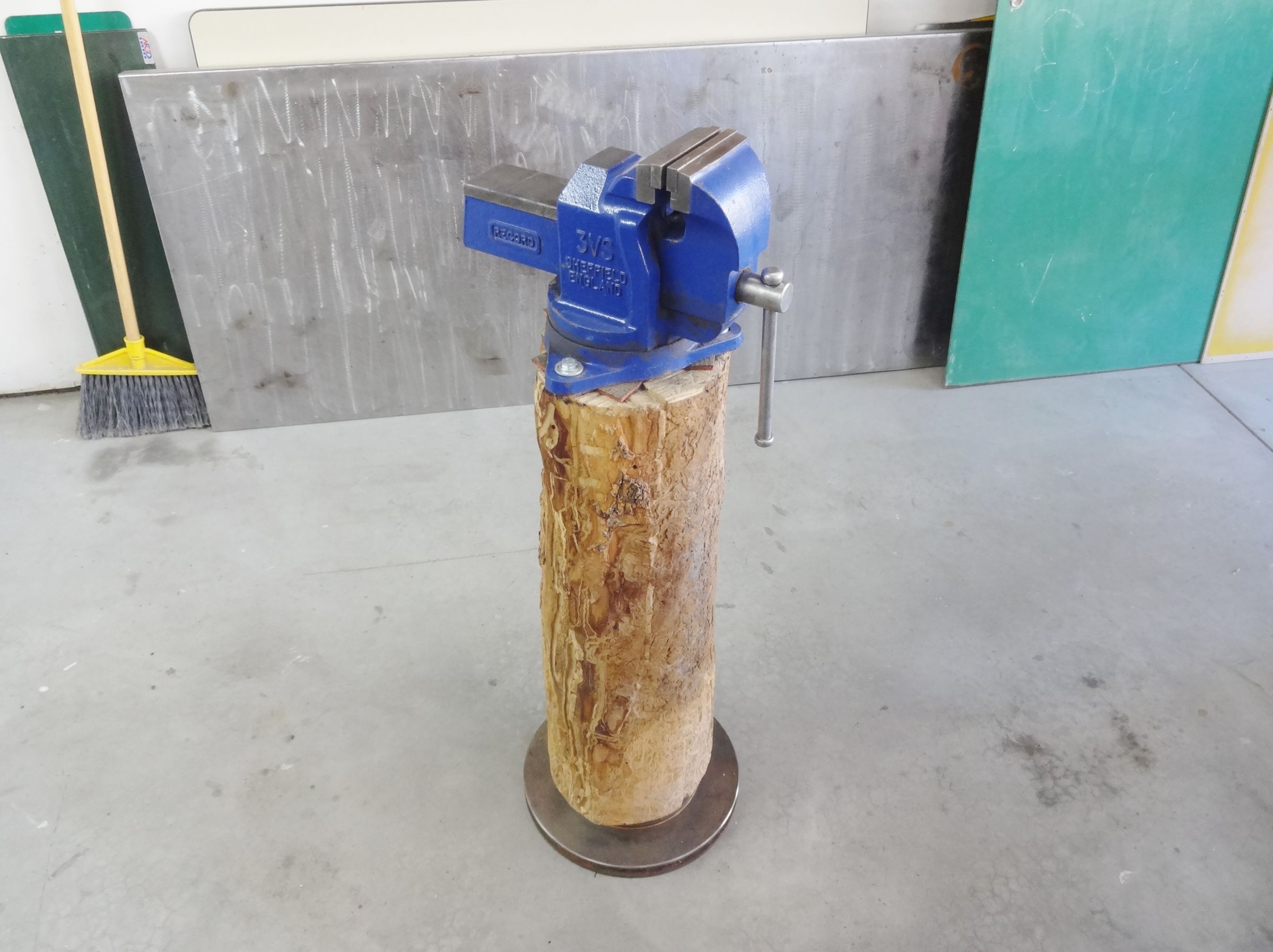 Height-Adjustable Portable Vise Stand : 22 Steps (with Pictures ...