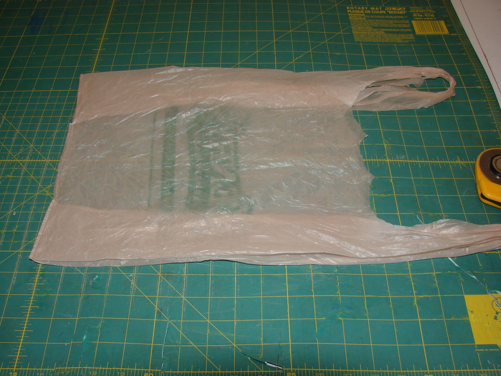 Recycled Plastic Bag Bib : 8 Steps - Instructables