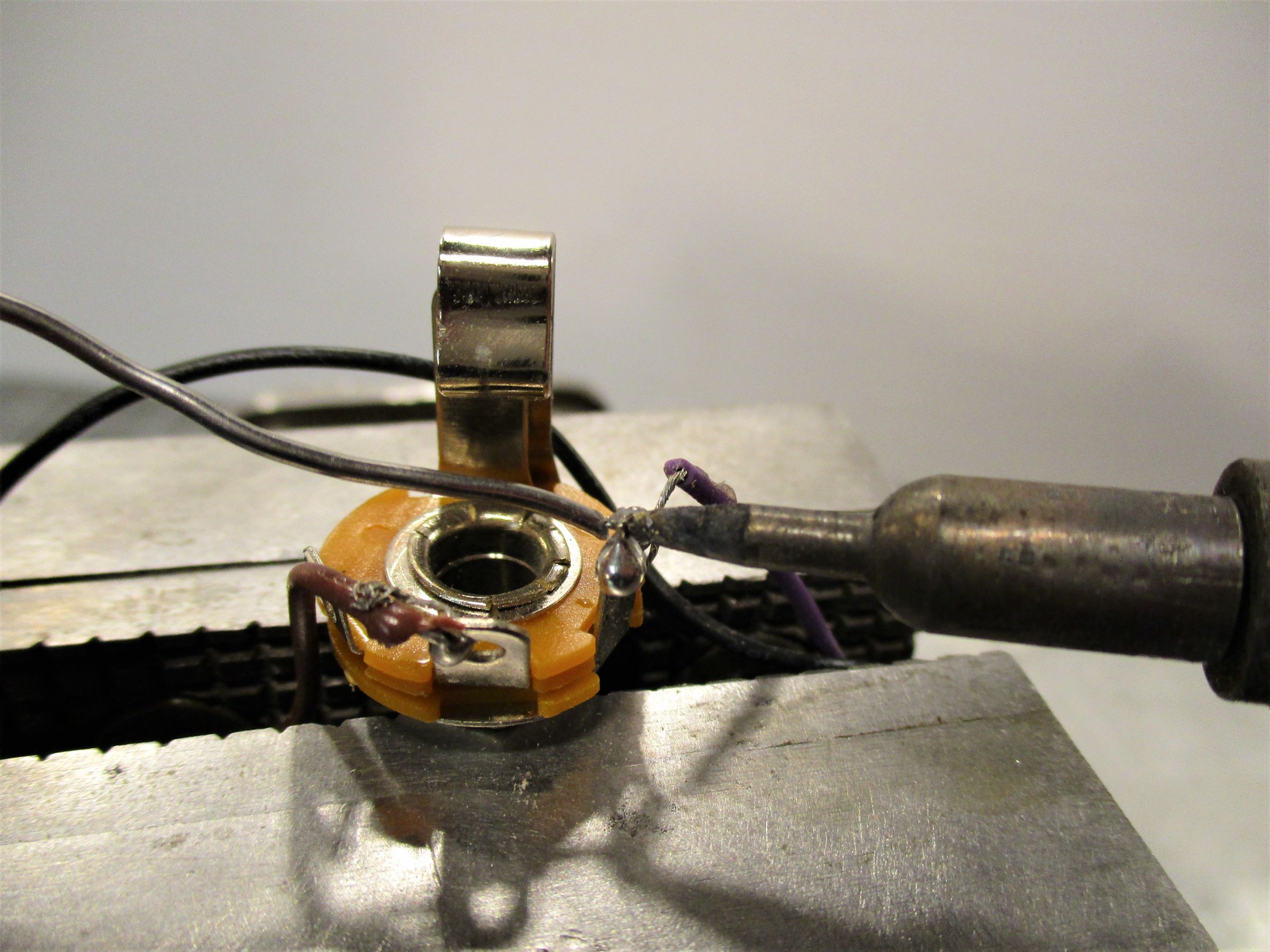 Working Microphone From Trash : 10 Steps (with Pictures) - Instructables