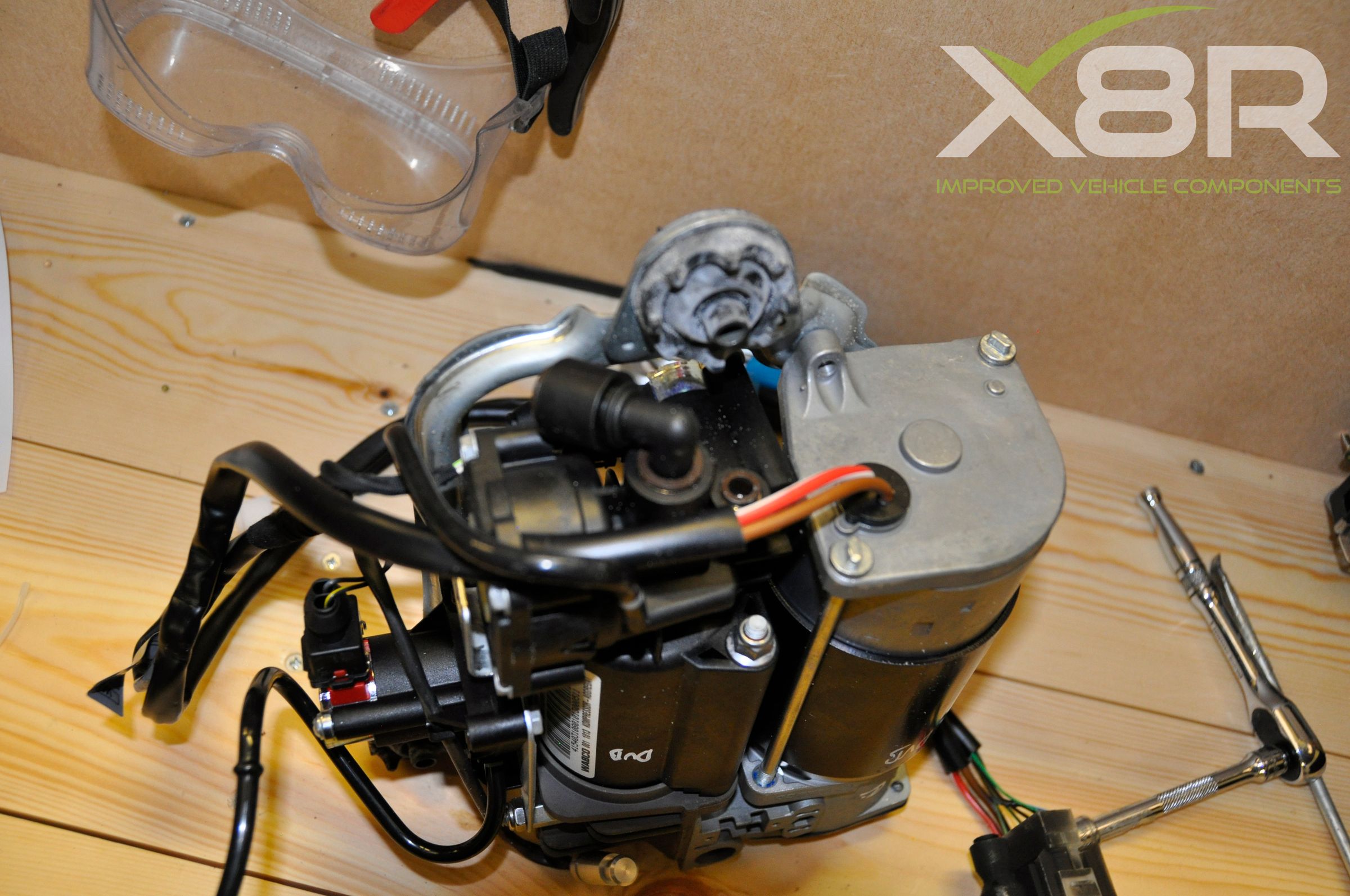 Range Rover L322 Wabco Air Suspension Compressor Removal : 8 Steps ...