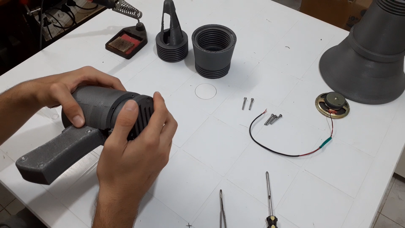 Make a Megaphone : 9 Steps (with Pictures) - Instructables