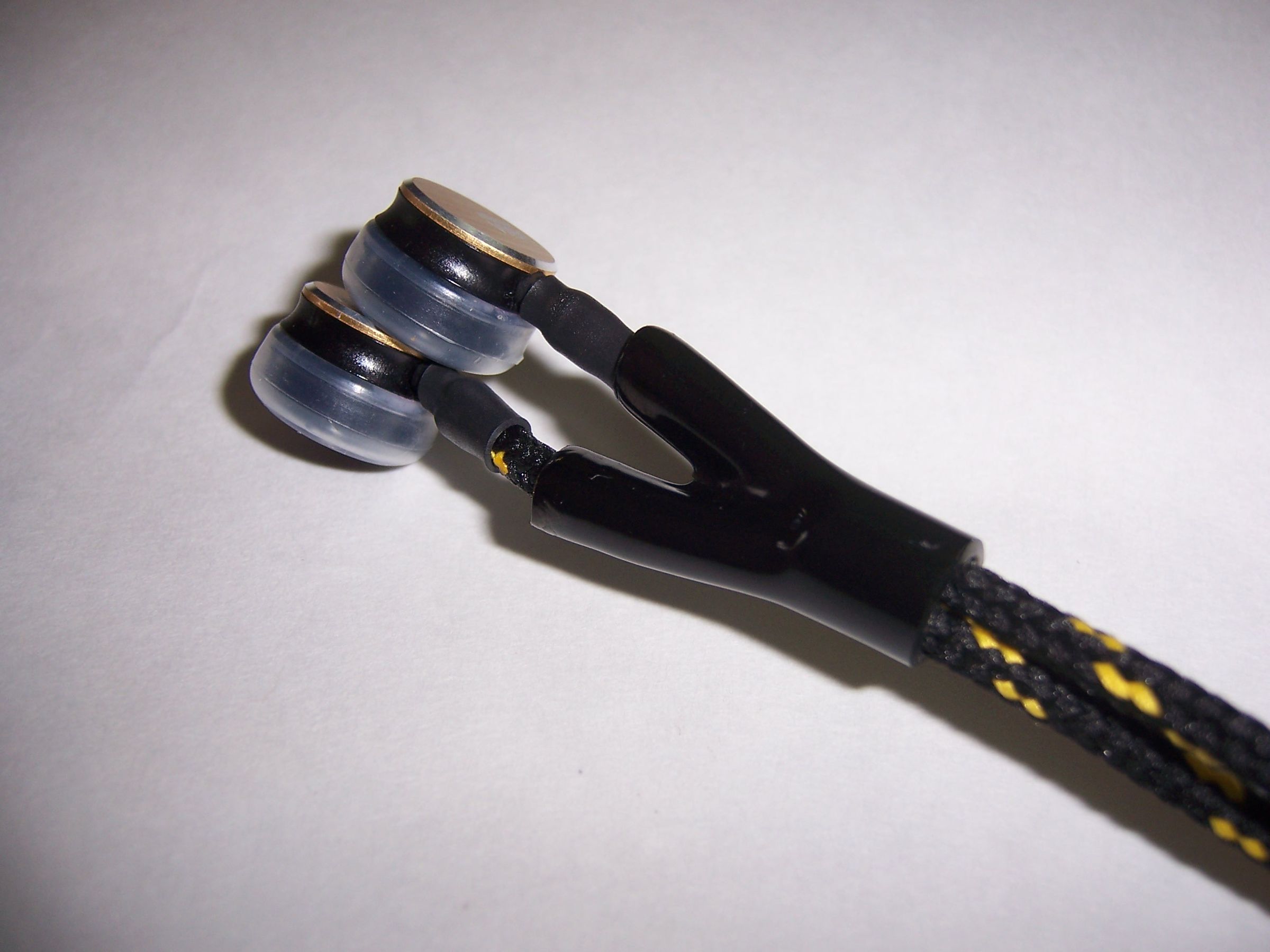 Cloth Covered Earbuds : 10 Steps - Instructables