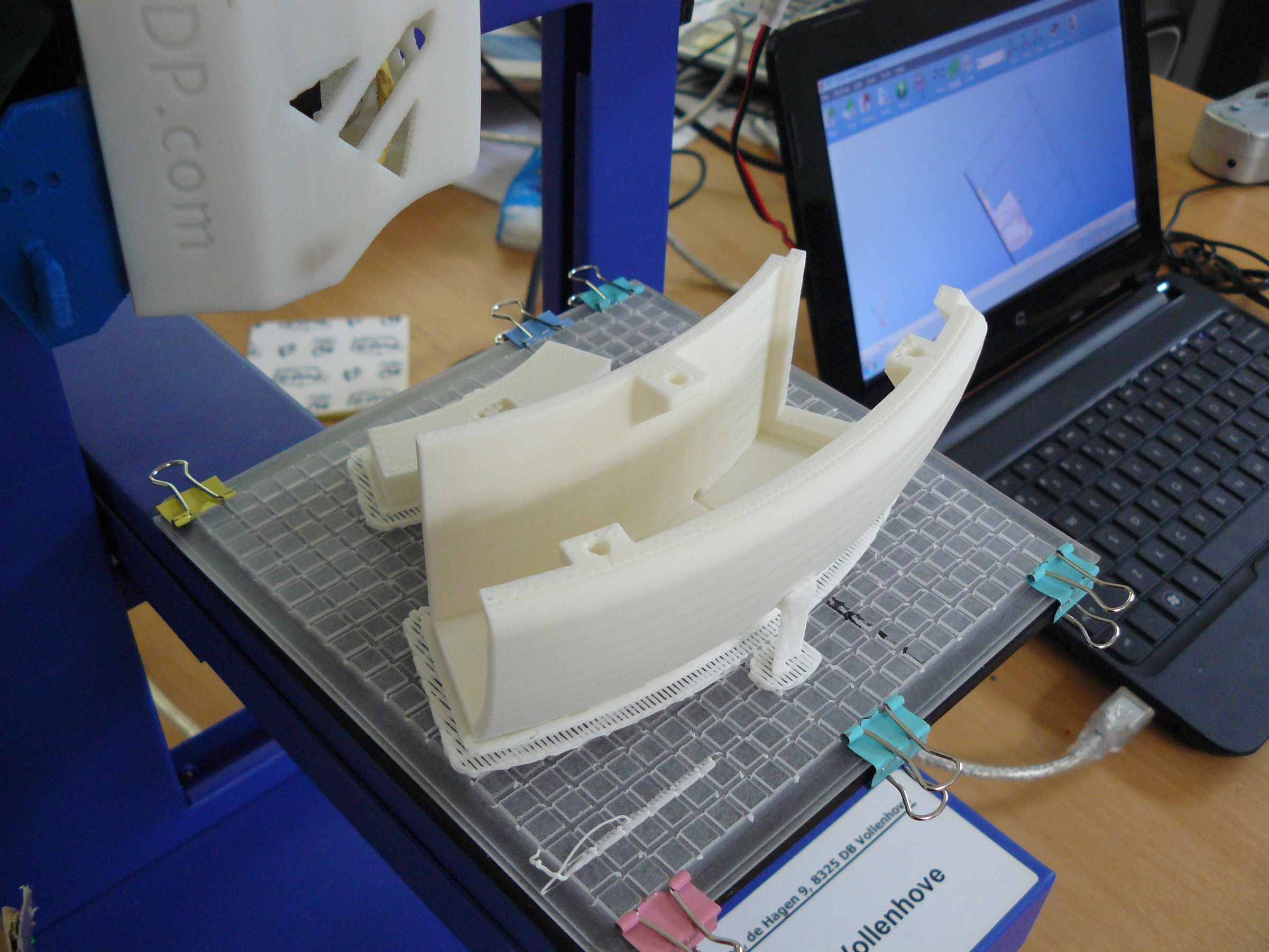 A Fully 3D Printable GlaDOS Robotic Ceiling Arm Lamp : 11 Steps (with ...