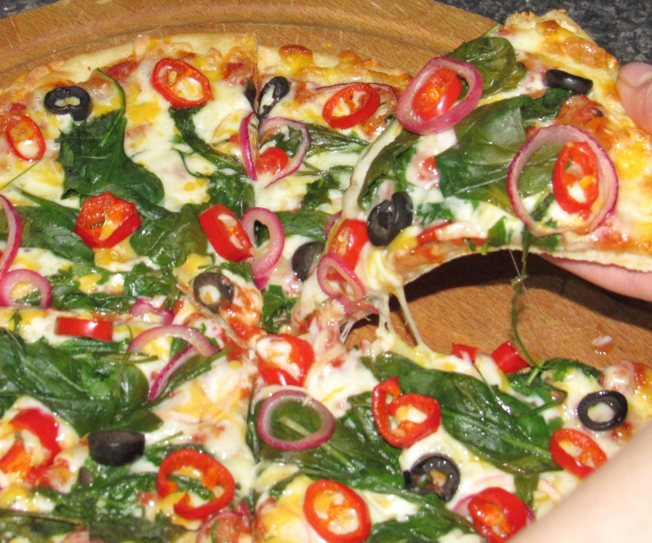 Spinach and Rocket Pizza From a Frozen Four Cheese Pizza : 5 Steps ...