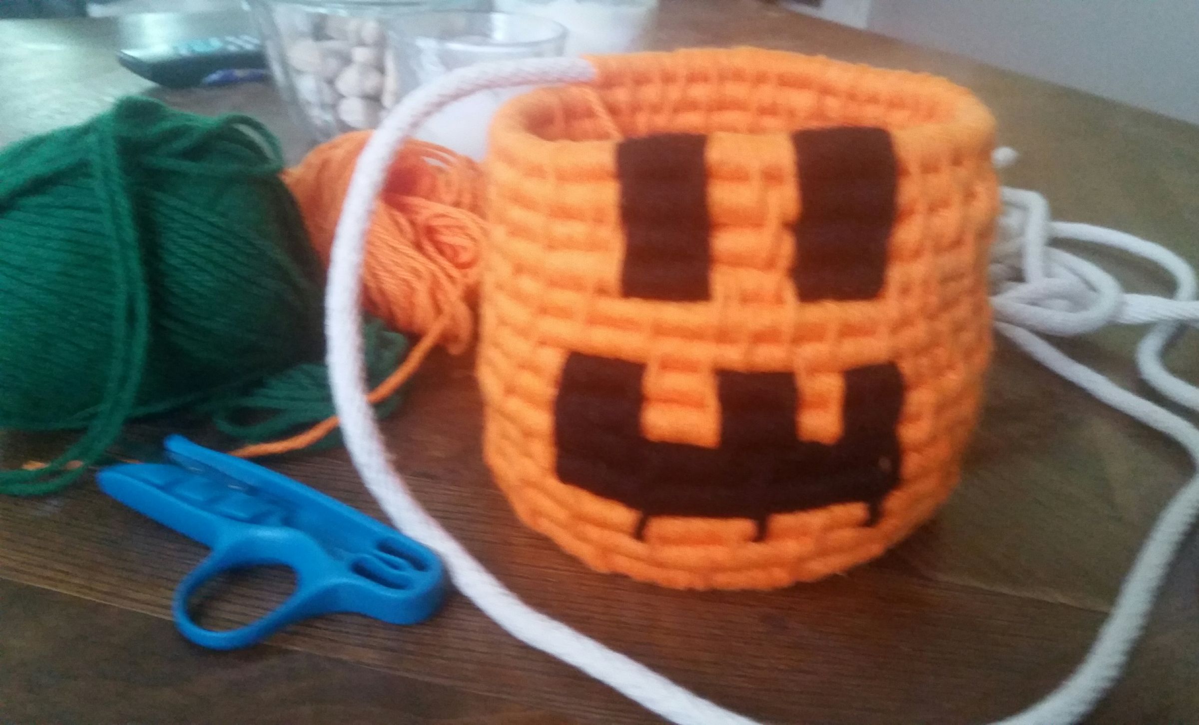 Weaving a Yarn Basket : 8 Steps (with Pictures) - Instructables