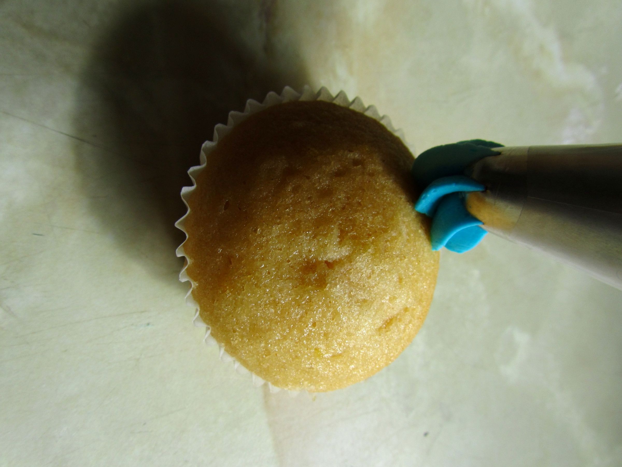 Two Tone Icing Swirls (with Pictures) - Instructables