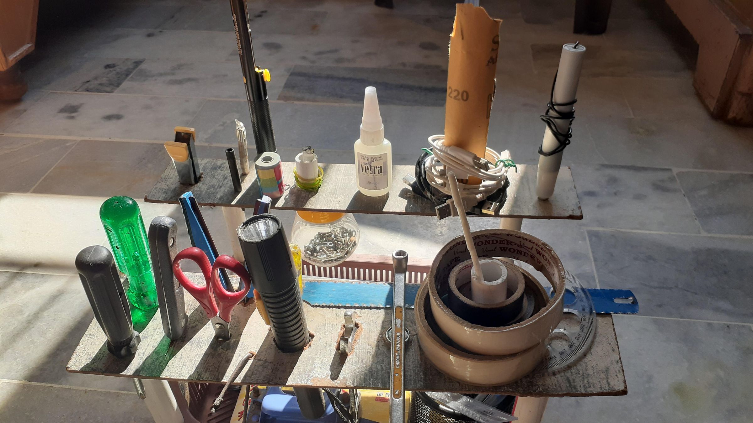 LAB BENCH TOOL HOLDER : 8 Steps - Instructables