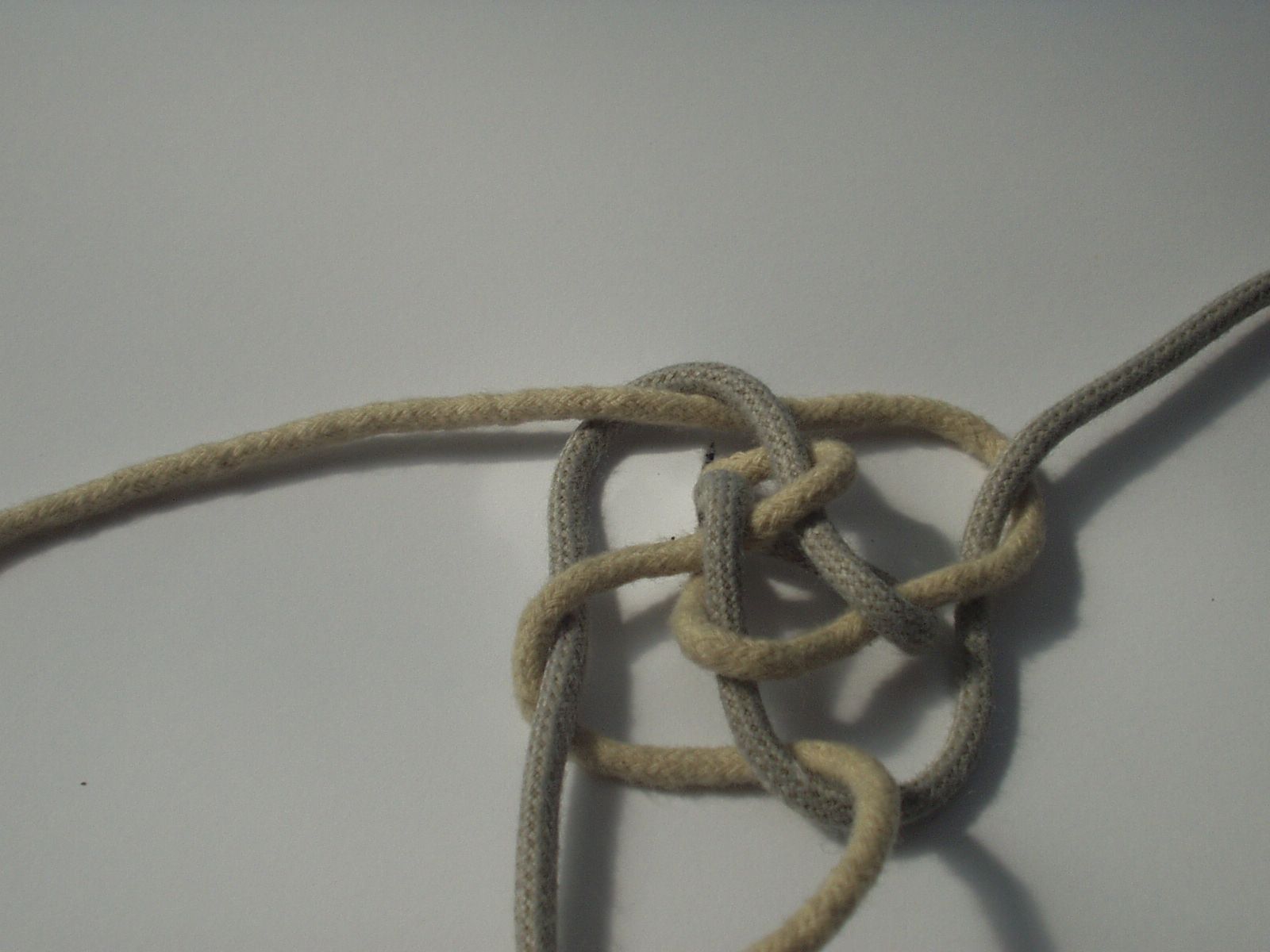 Over Two Crown Diamond Knot : 18 Steps - Instructables