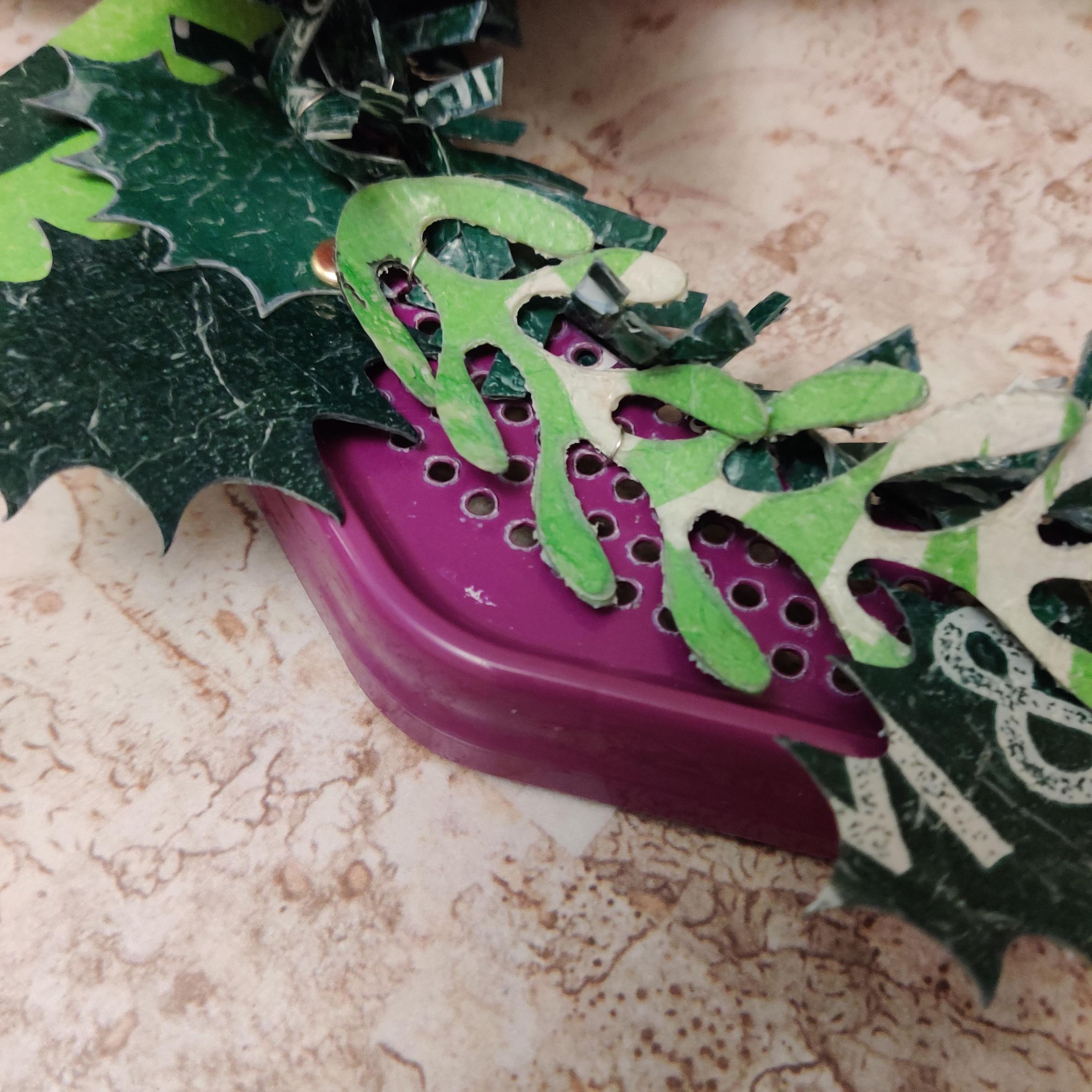 Recycled Plastic Christmas Wreath : 10 Steps (with Pictures ...