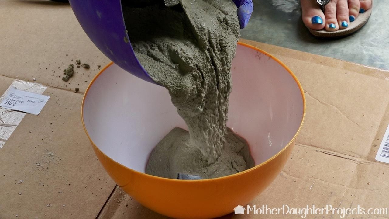 How to Make a Concrete Base for Many Applications : 7 Steps (with ...