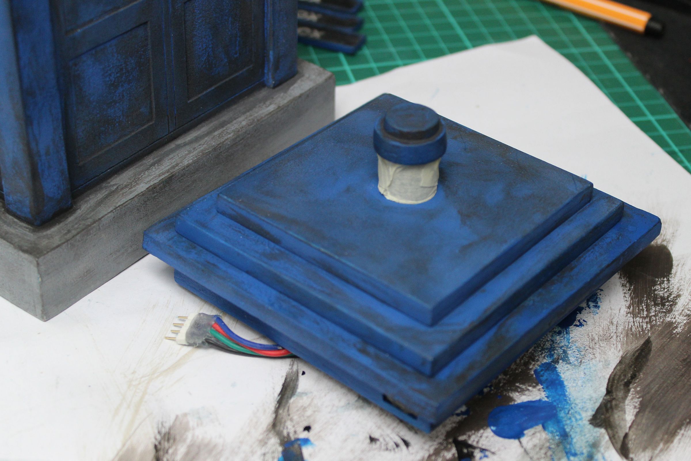 Tardis Puzzle Box Night Light : 6 Steps (with Pictures) - Instructables