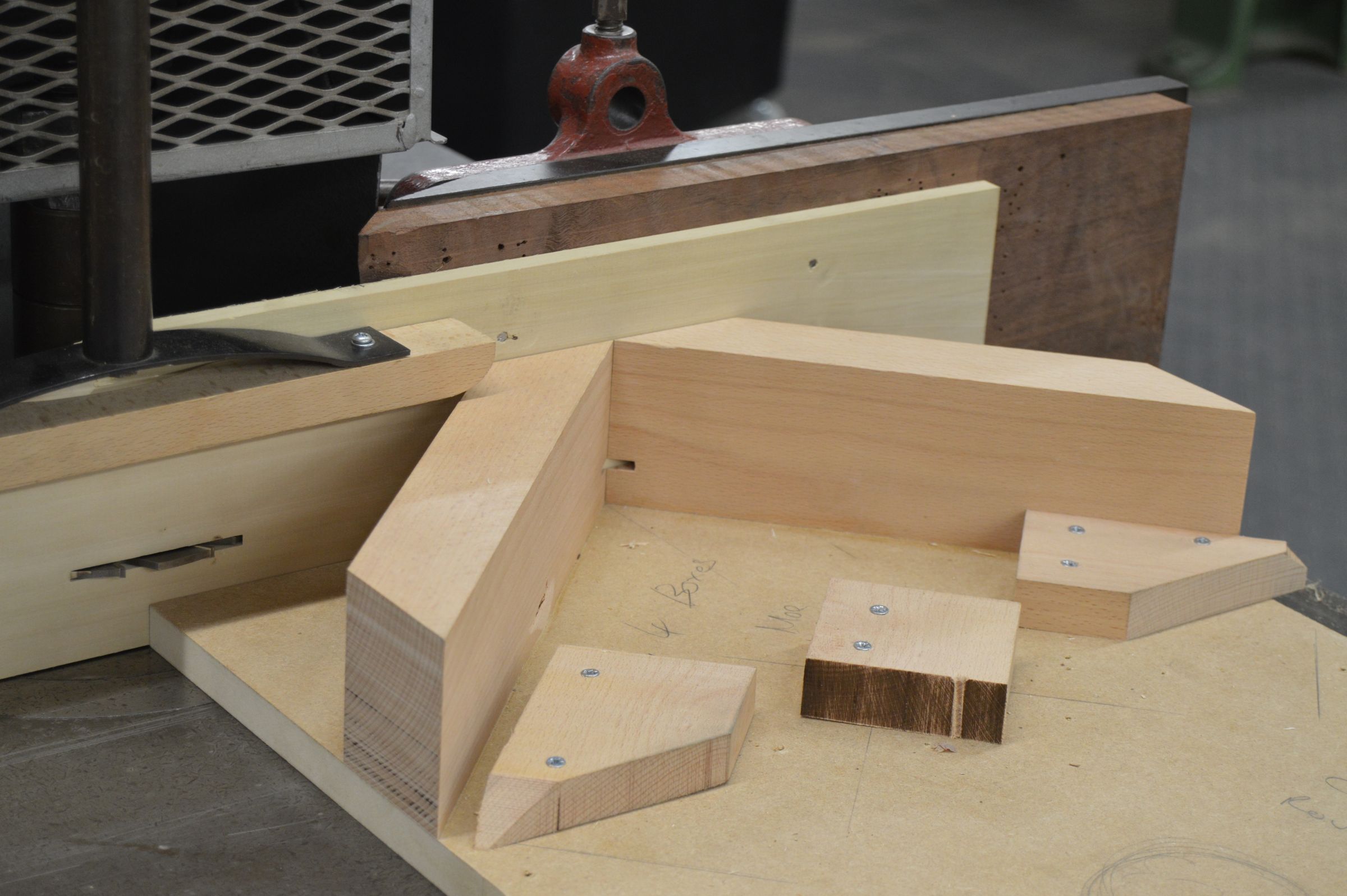 Handmade Walnut Box : 12 Steps (with Pictures) - Instructables