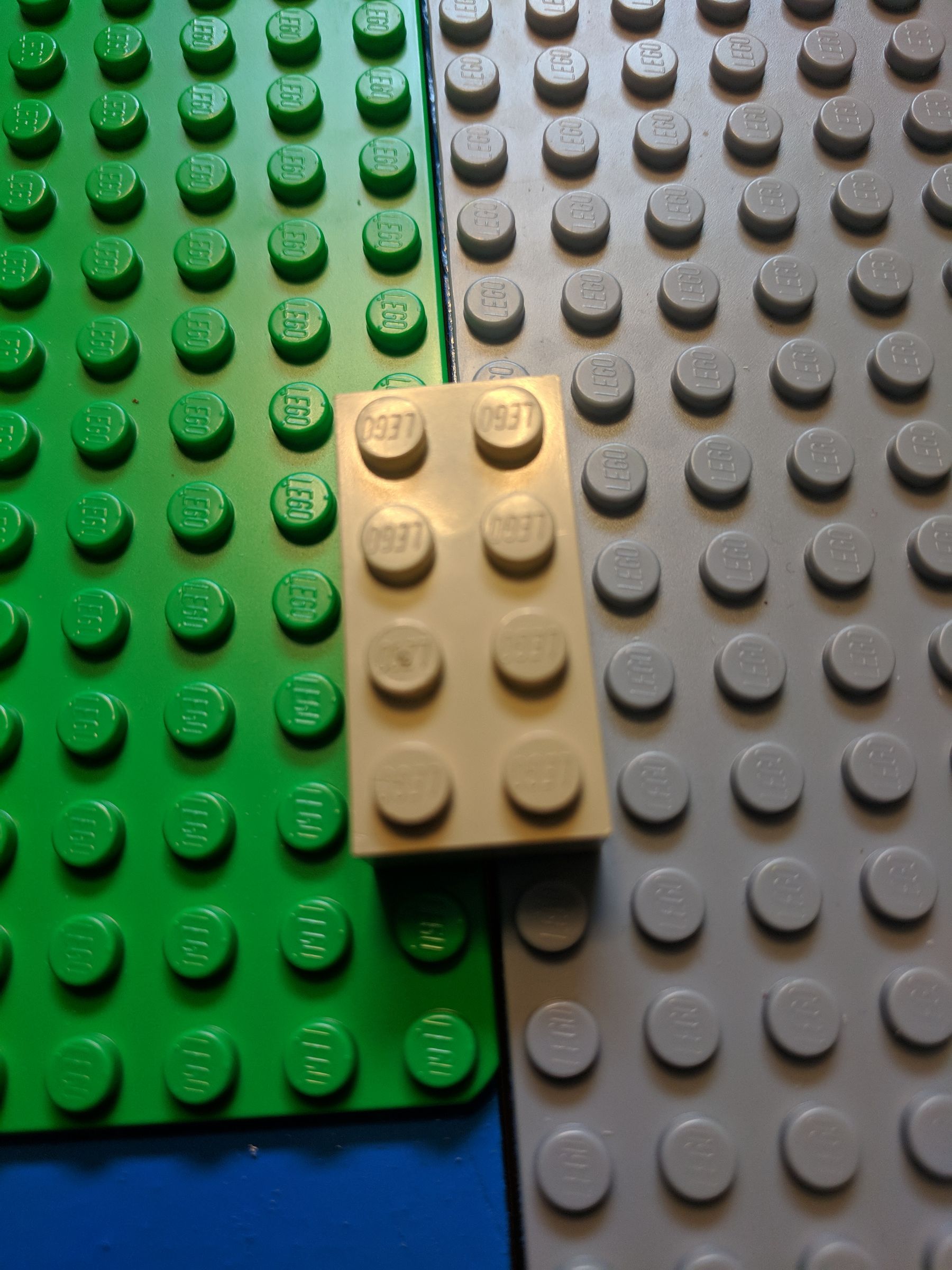 Corner Lego Table : 10 Steps (with Pictures) - Instructables