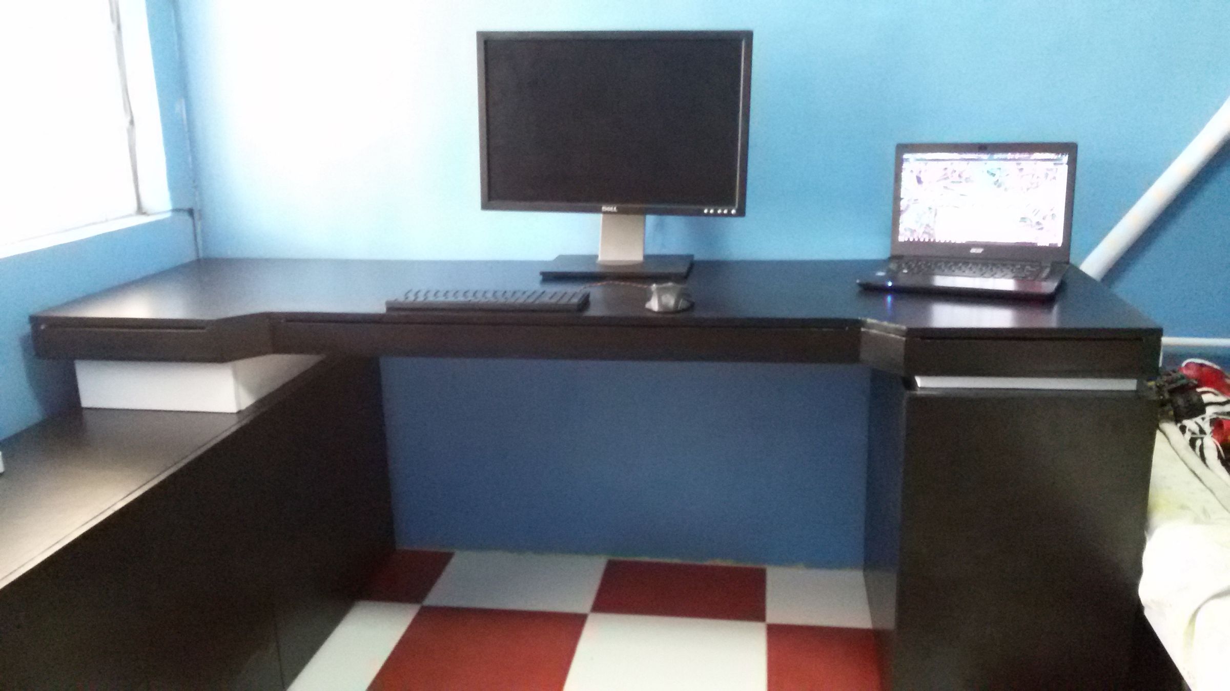 Extreme Office/Gaming Desk! : 8 Steps (with Pictures) - Instructables