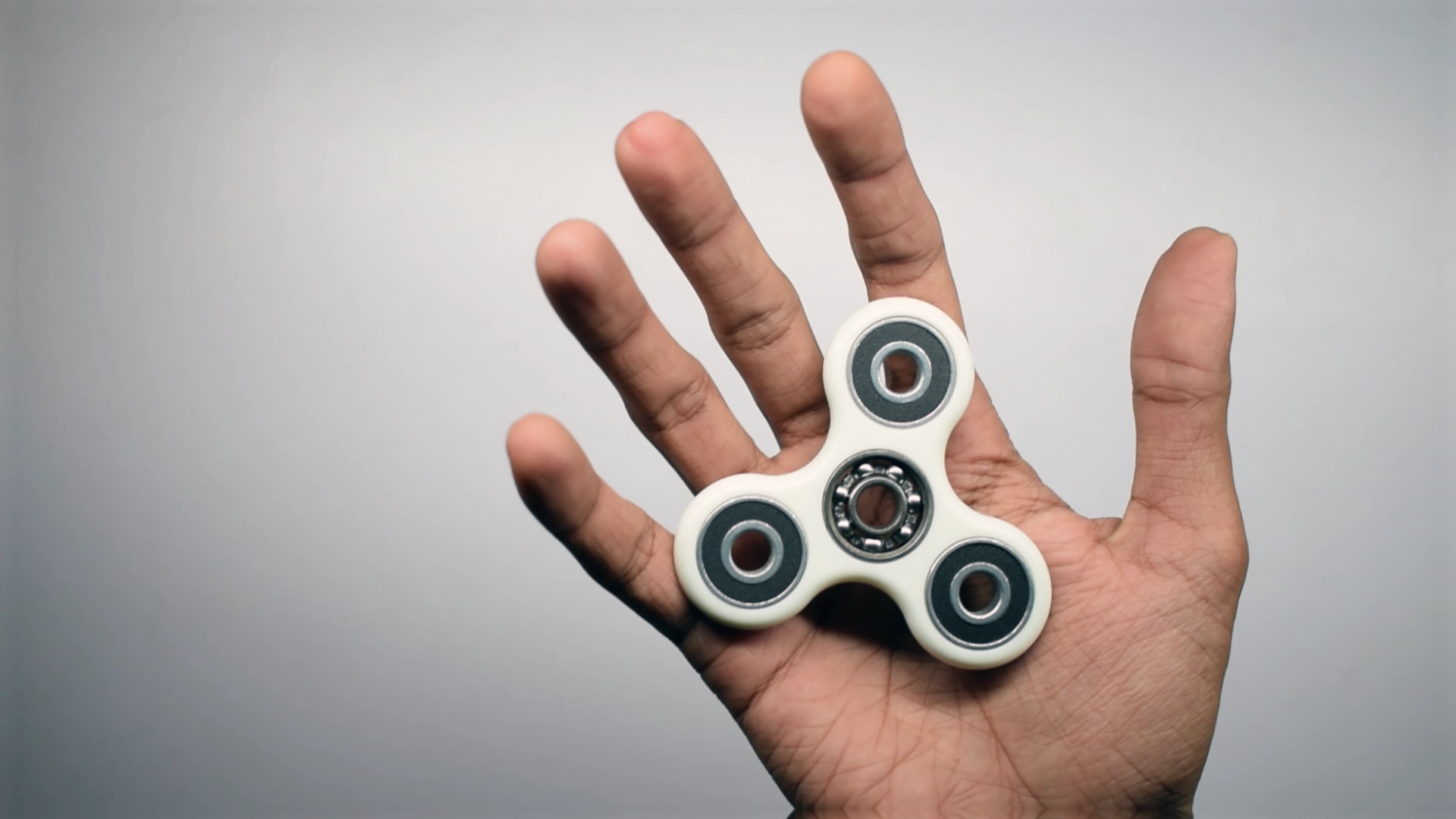 Fidget Spinner That Spins Itself ! - Instructables