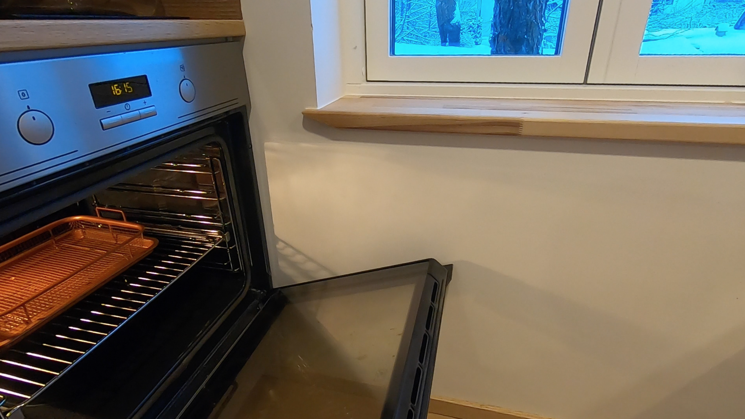 Wooden (Floating) Windowsills : 11 Steps (with Pictures) - Instructables