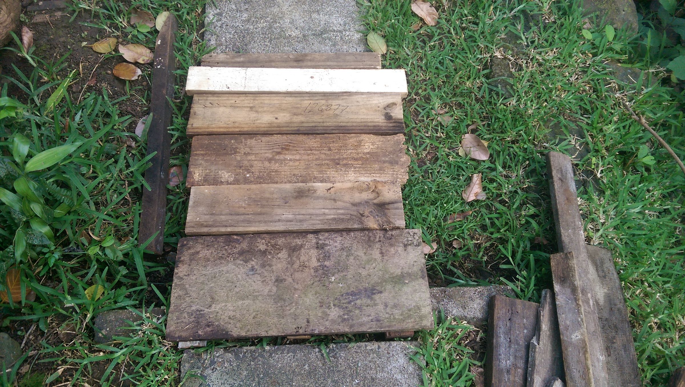 Ramp/Platform to Roll Wheel Barrow : 4 Steps - Instructables