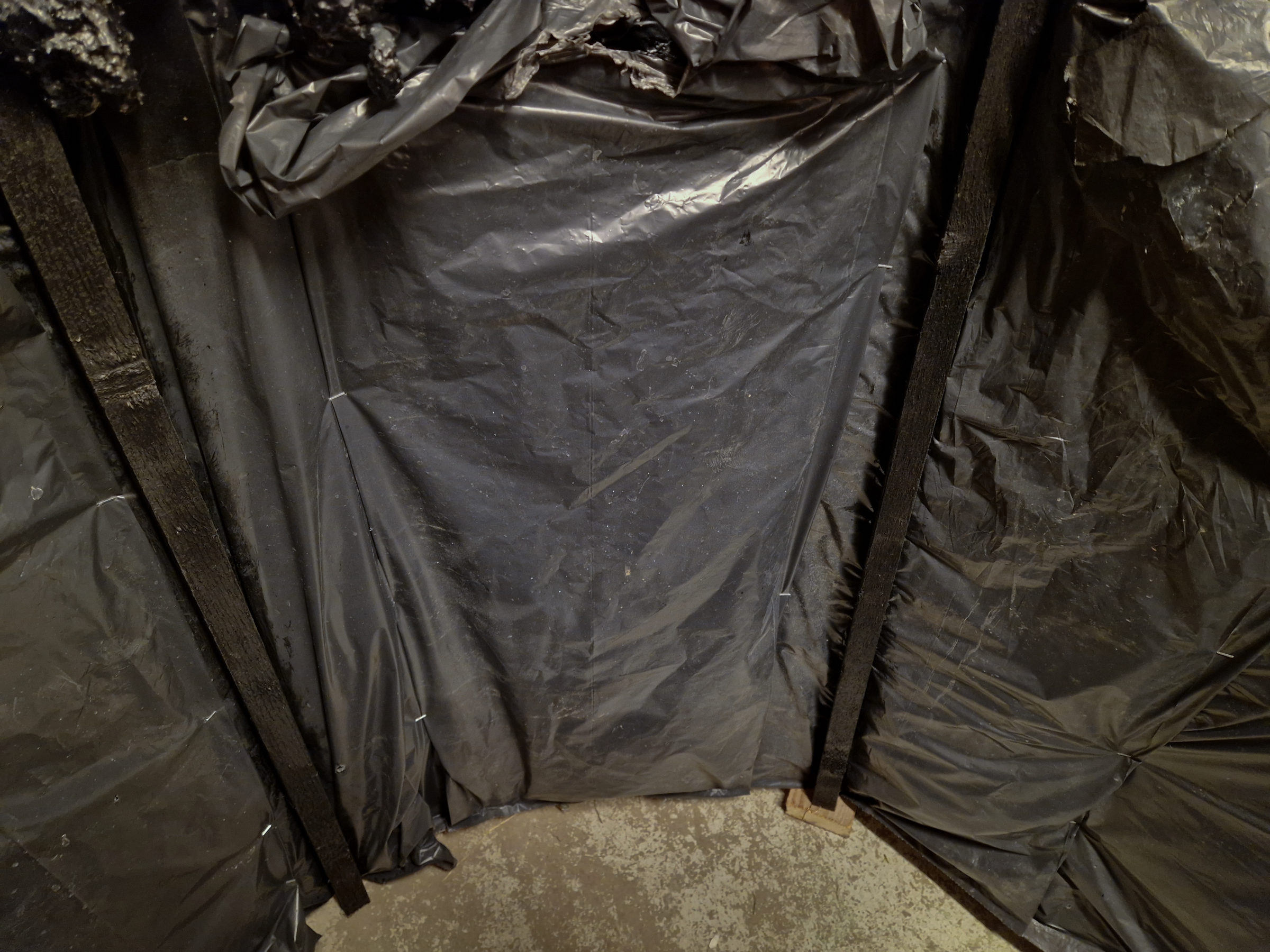 DIY Creepy Faux Well (Lightweight and Dismantlable) : 14 Steps (with ...