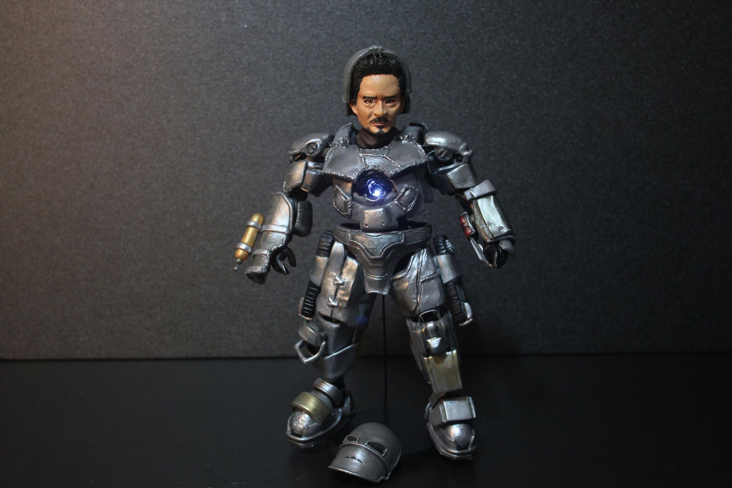 Marvel Handmade Ironman Clay : 3 Steps - Instructables