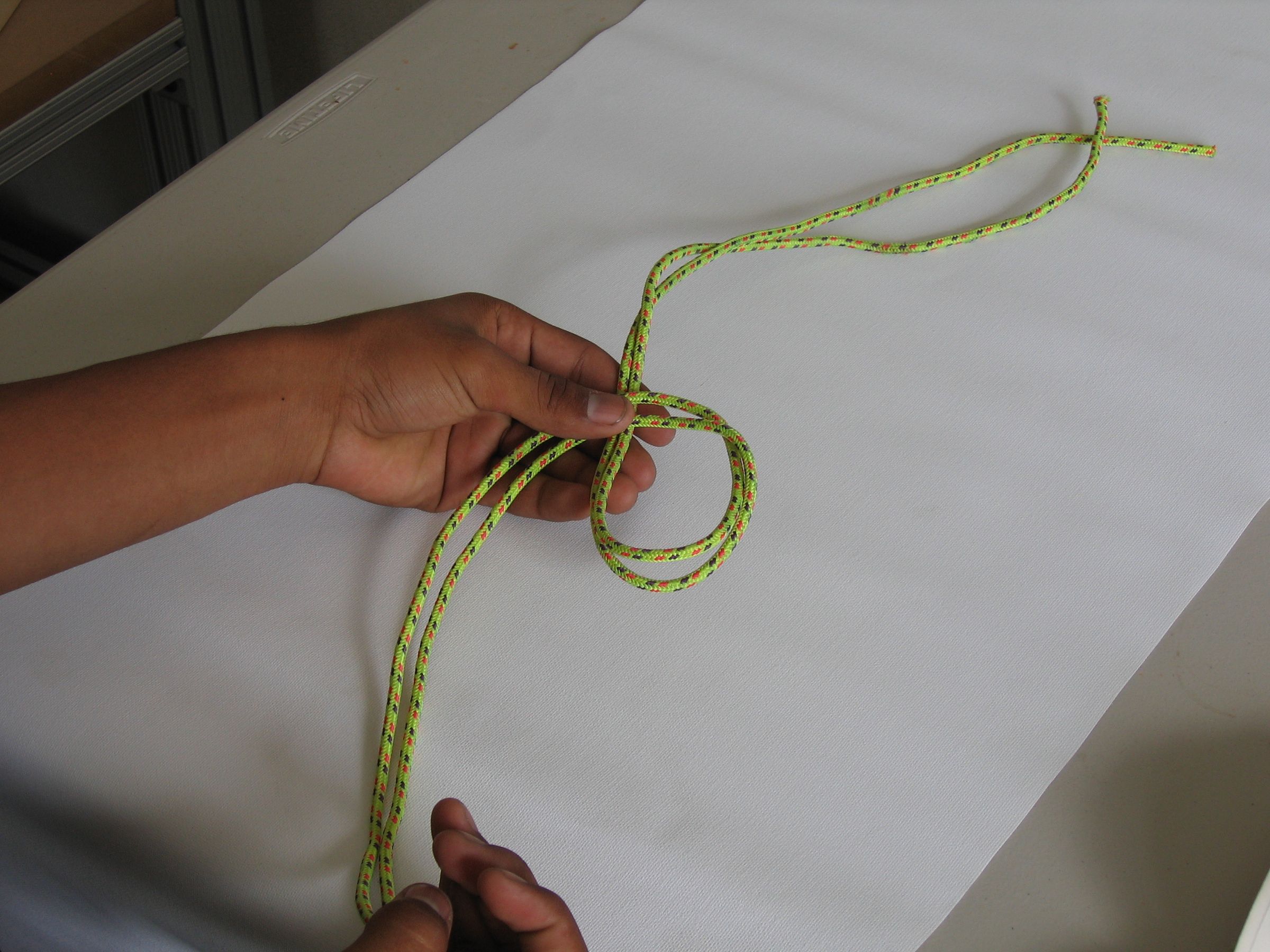 How to Tie a Fire-escape Knot : 6 Steps - Instructables