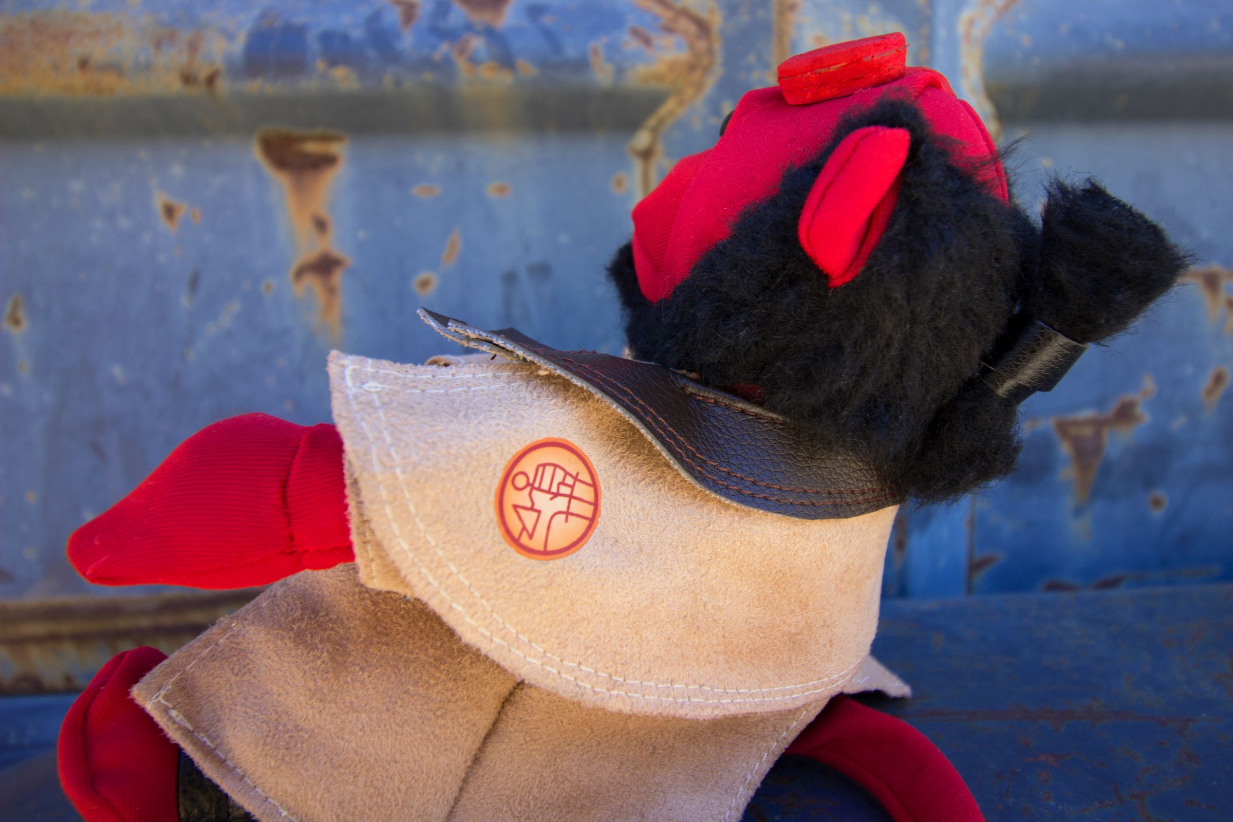 Hellboy Comic Con Costume (For Timmy the ThinkGeek Monkey) : 8 Steps ...