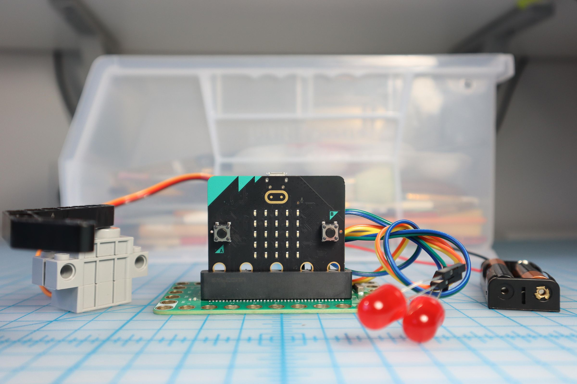 Easy Talking Skull With Micro:bit - Remote Control Animatronic Skull ...