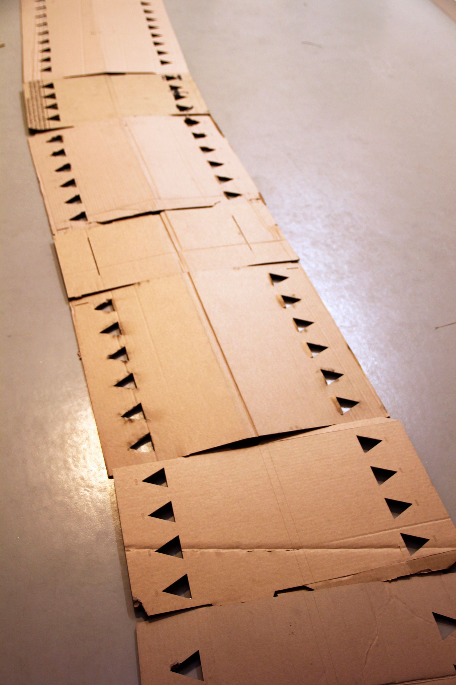 Cardboard Coffins (DIYing Free) : 16 Steps (with Pictures) - Instructables