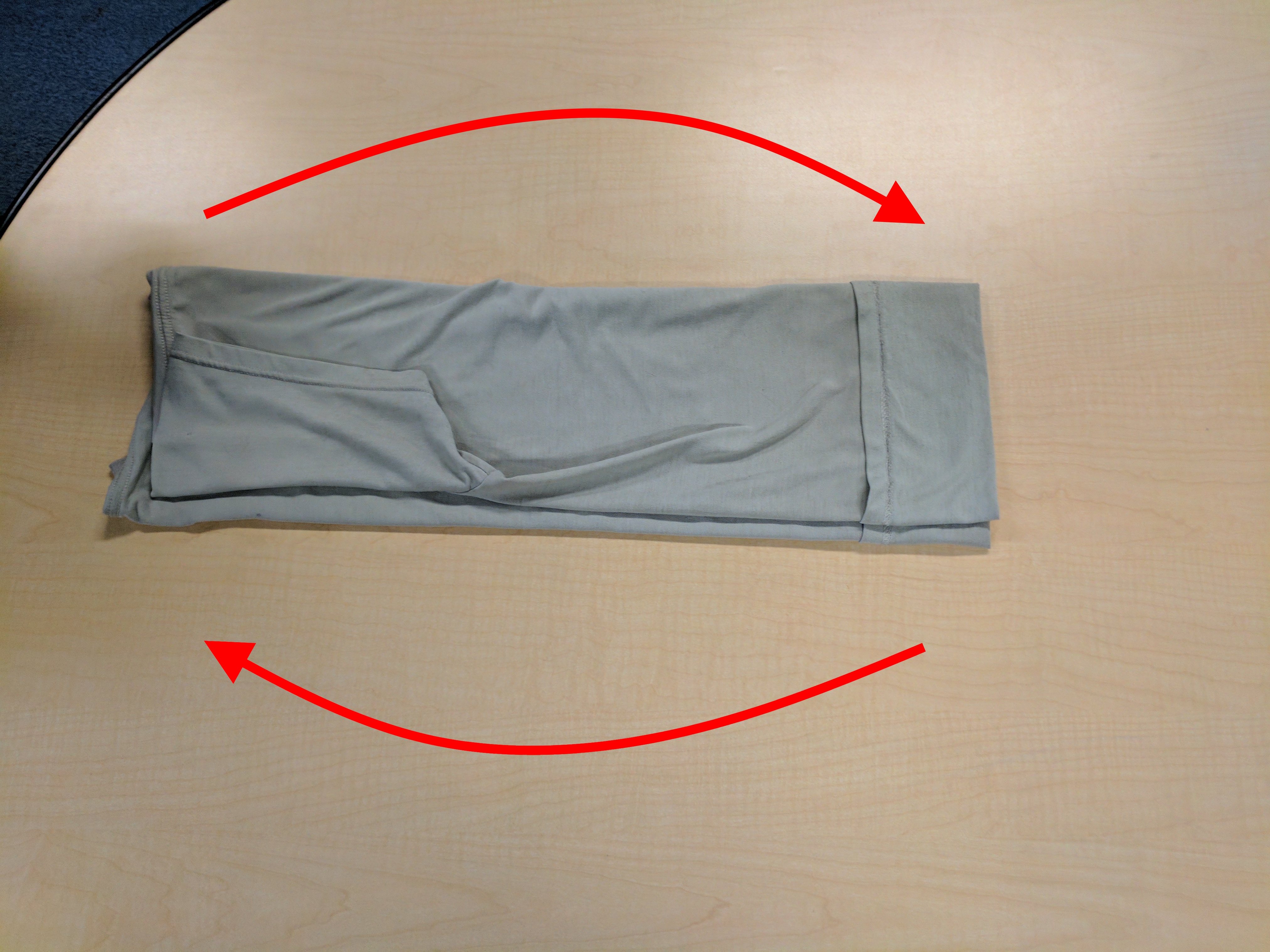 How to Ranger Roll a T-Shirt : 11 Steps (with Pictures) - Instructables