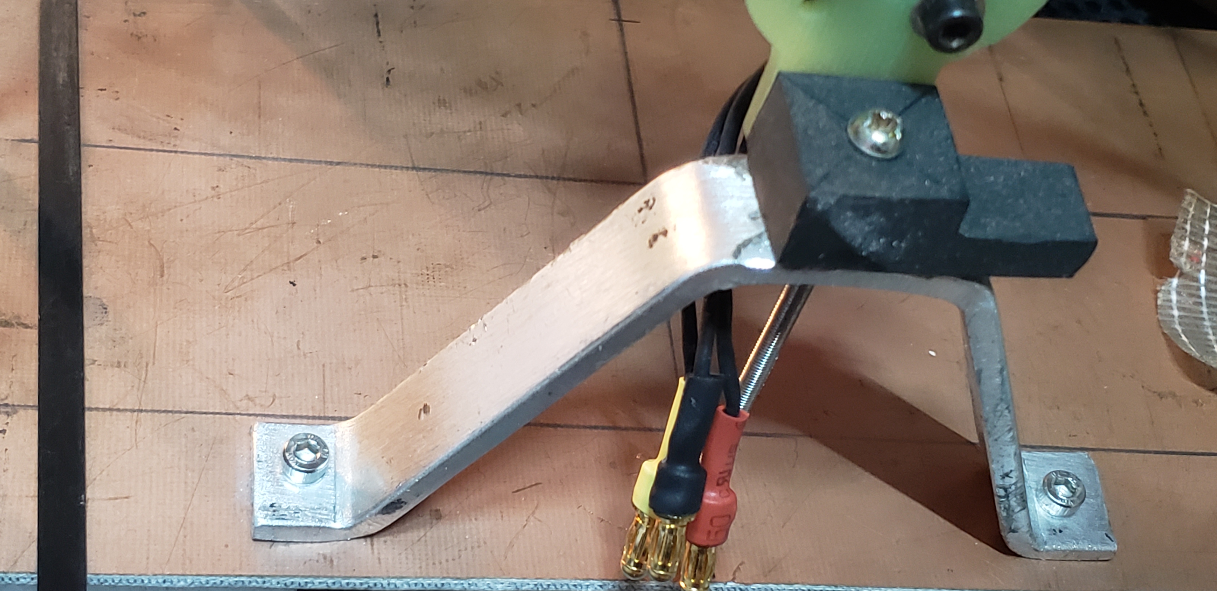 DIY Simple RC Airboat - 3s 2300kv 6in Triple-props : 5 Steps ...