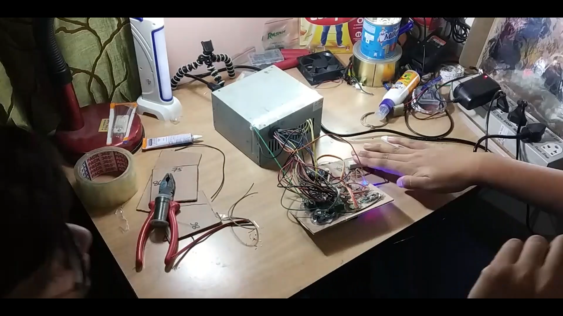 Modular Bench Power Supply Using Old Computer Parts (Variable Outputs ...
