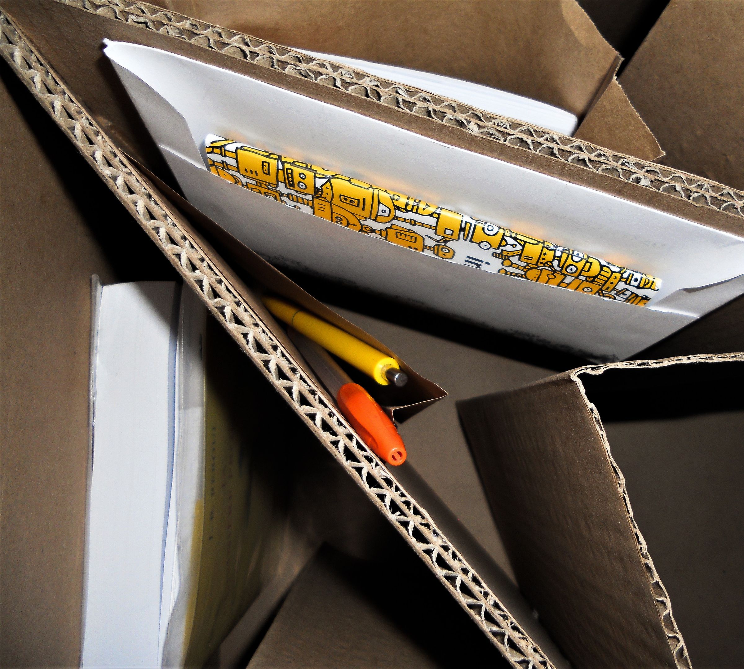 Portable Foldable Cardboard Stool-Table : 10 Steps (with Pictures ...