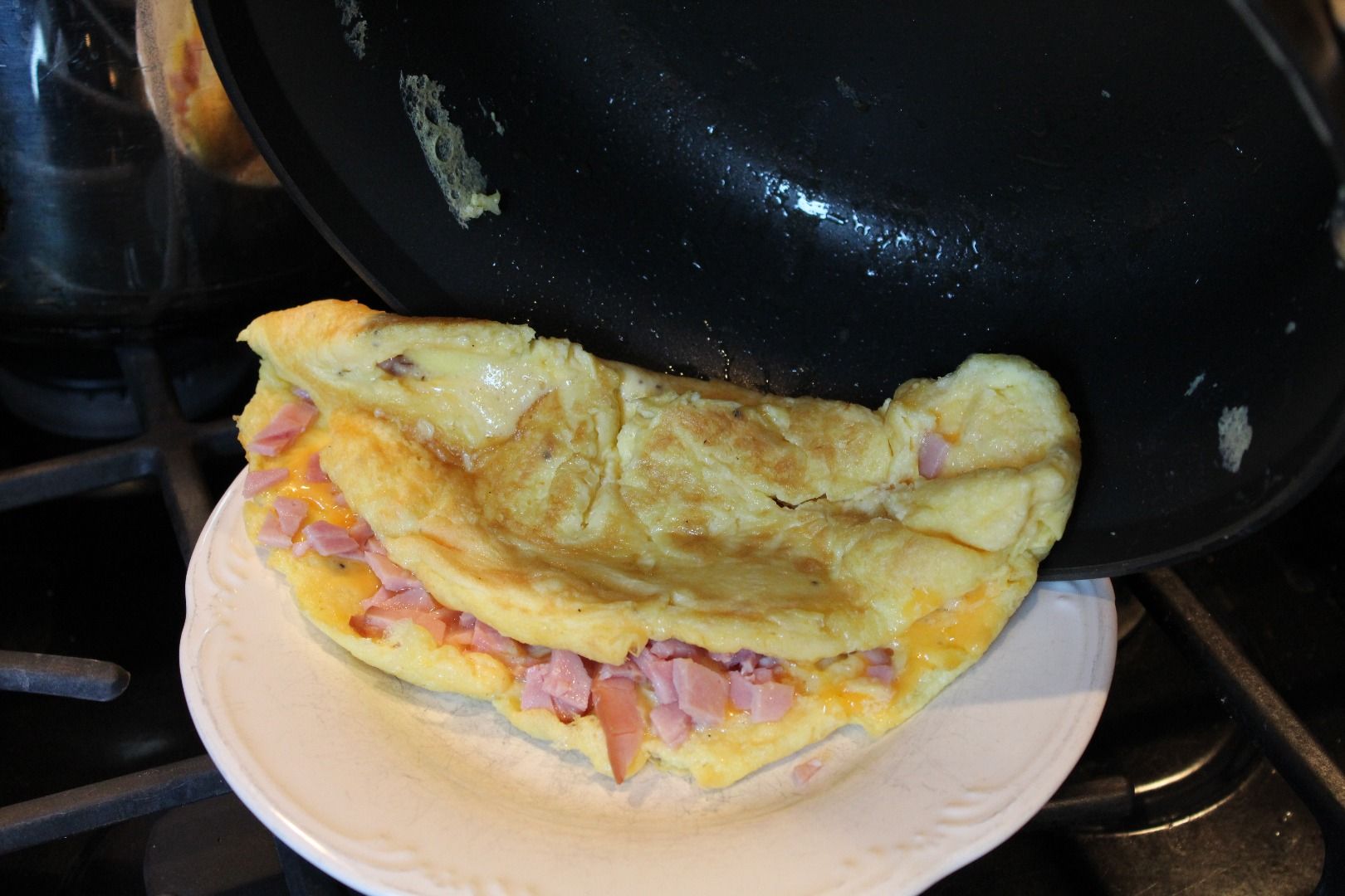 How to Make Egg Omelettes : 8 Steps (with Pictures) - Instructables