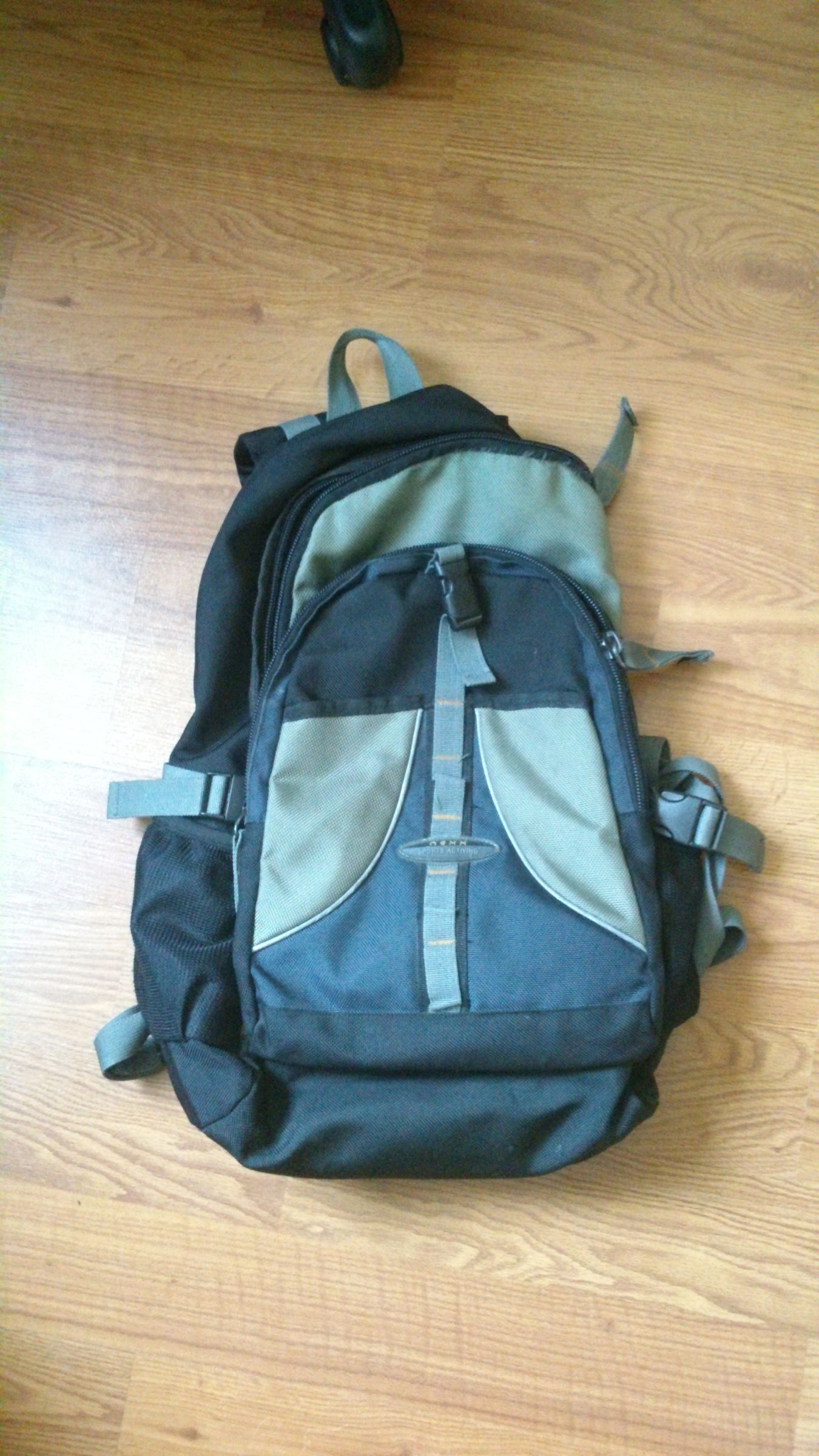 How to Turn Old Bag Into a Amplified School Bag : 7 Steps - Instructables