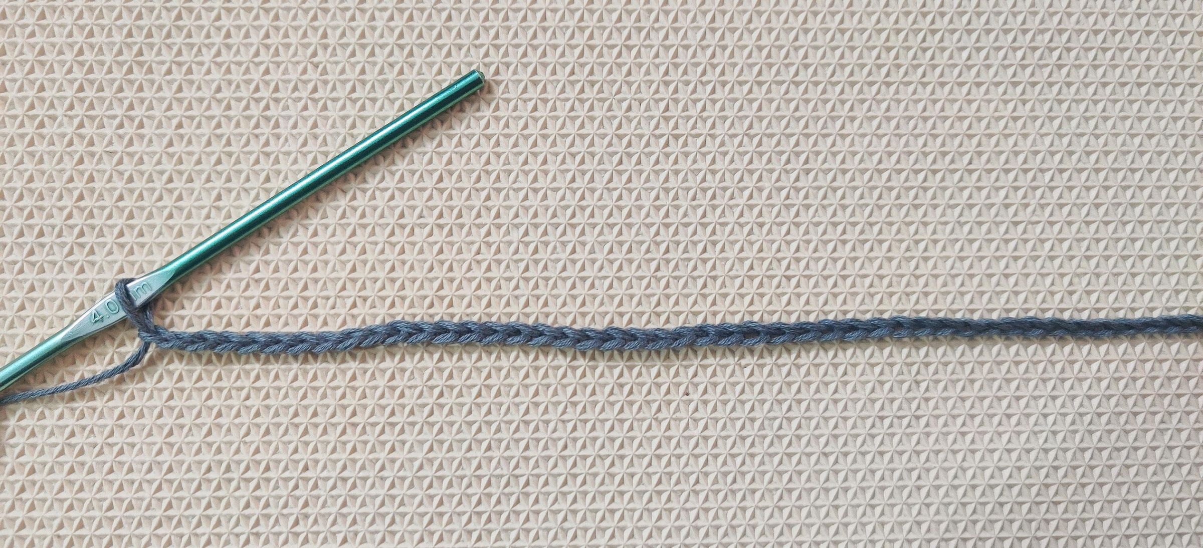 Easy Crochet Table Runner Pattern With Shell Stitch : 6 Steps (with ...