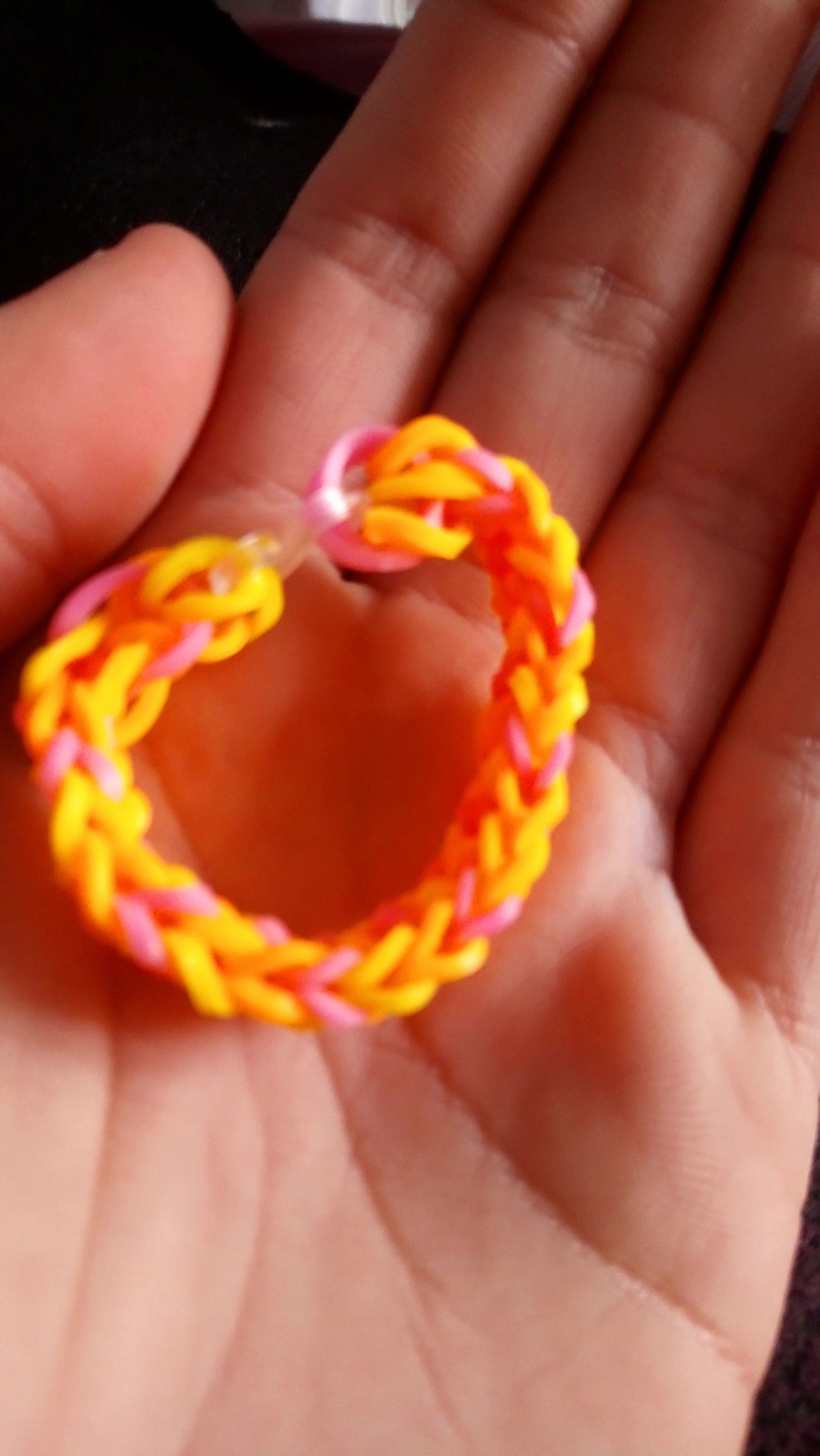 Inverted Fishtail Rainbow Loom Bracelet : 16 Steps - Instructables