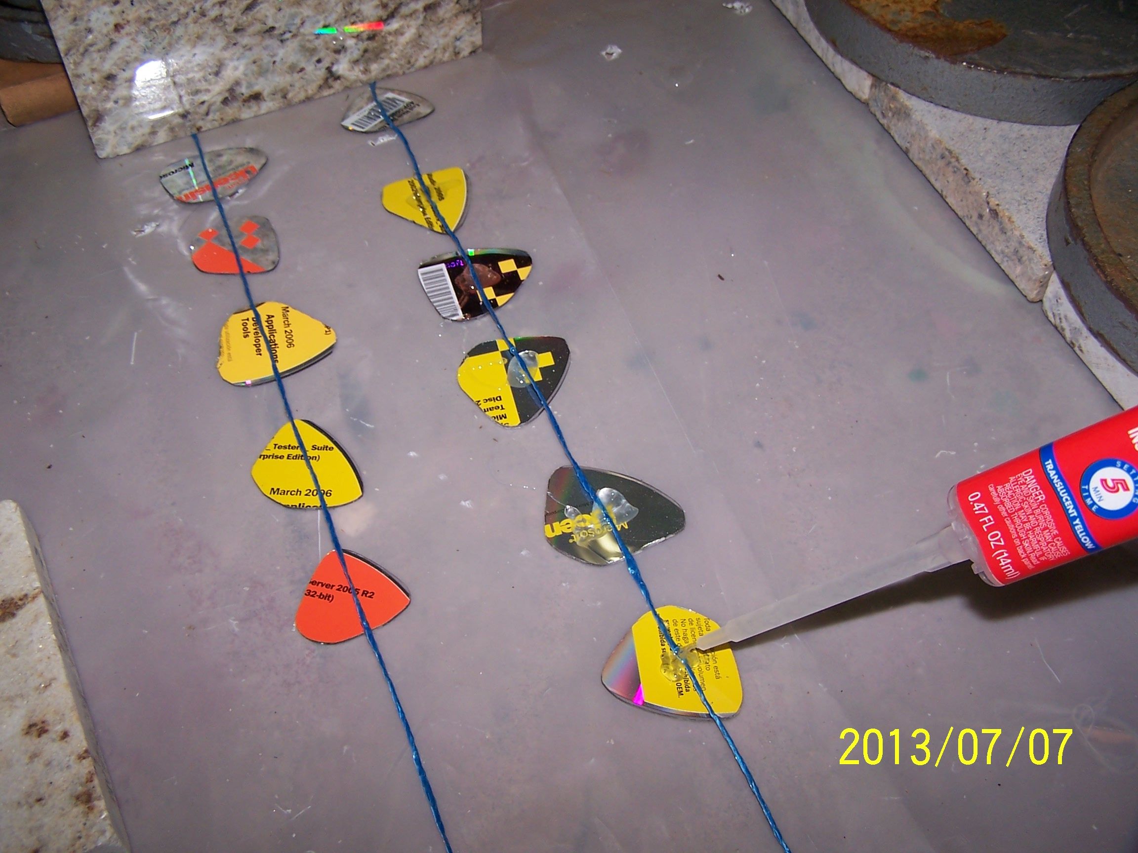 Bird Scarer From Old CDs : 5 Steps (with Pictures) - Instructables
