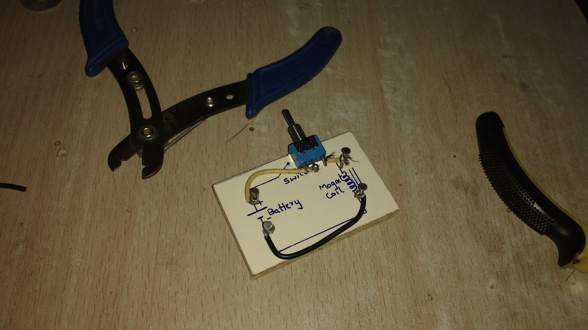 POWERFUL ELECTROMAGNET (5KG LIFTING) : 6 Steps (with Pictures ...