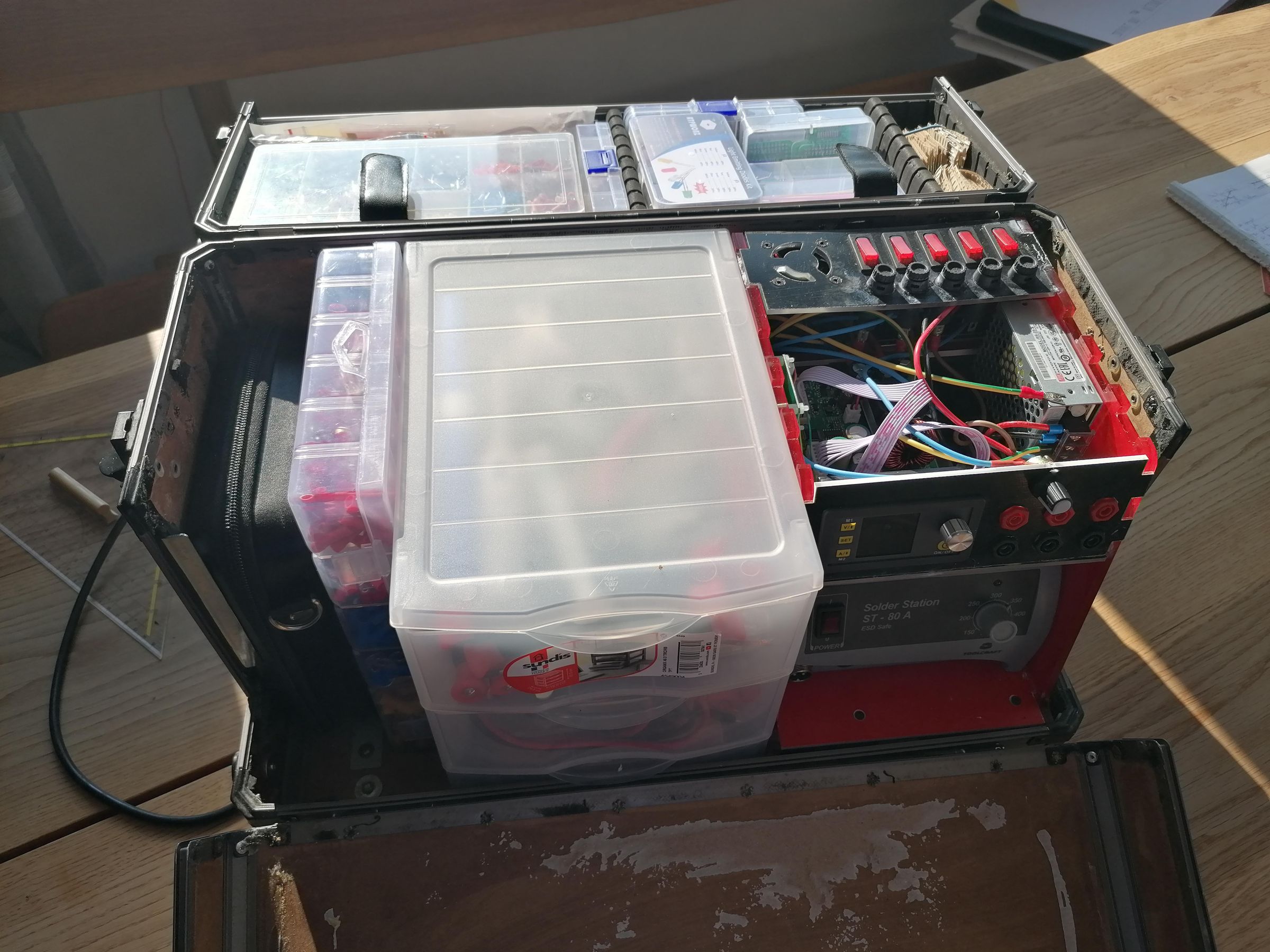 Convert Old Toolcase to Mobile Electronics Workstation : 3 Steps ...