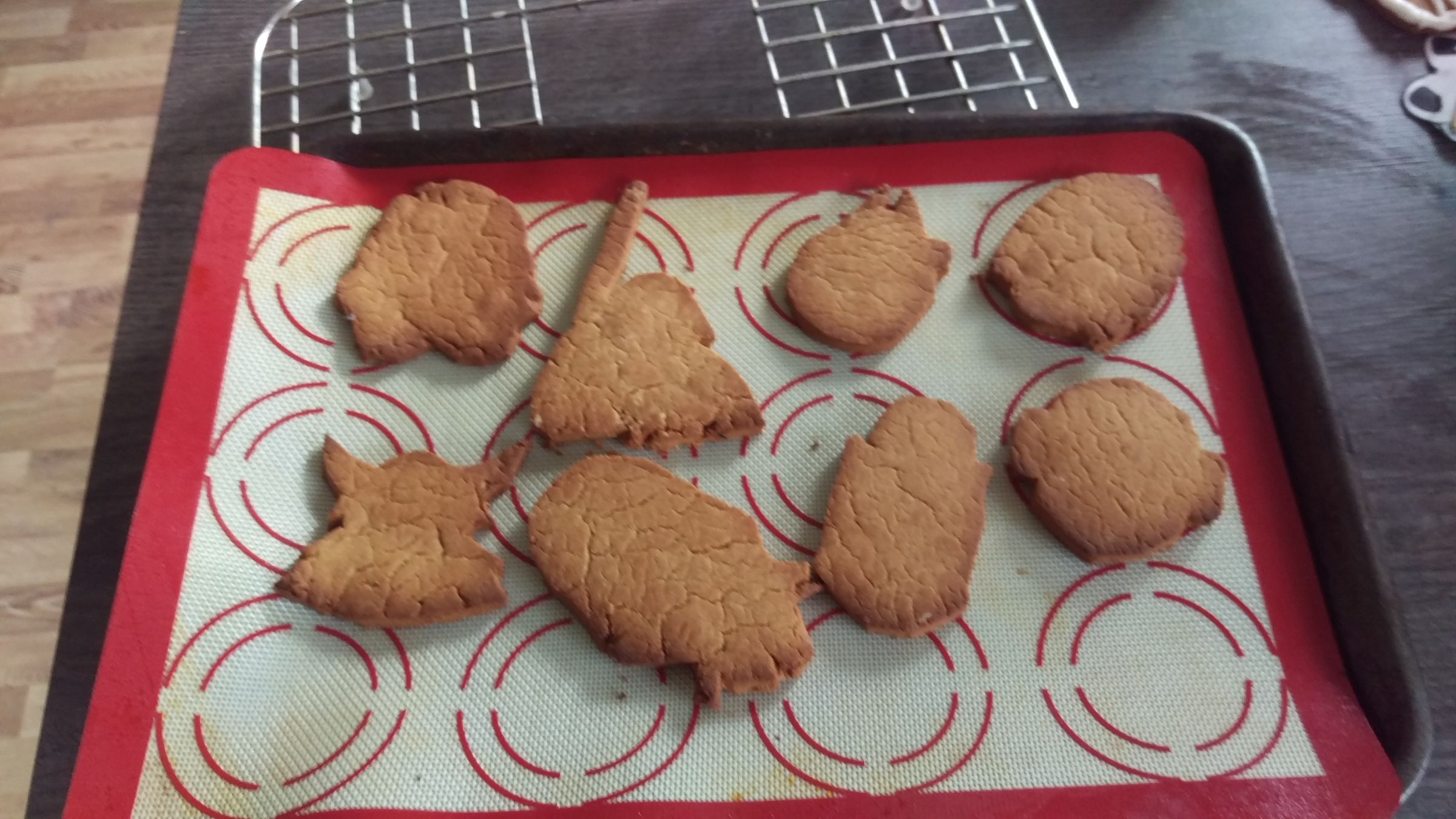 Gingerbread Death Star : 7 Steps - Instructables